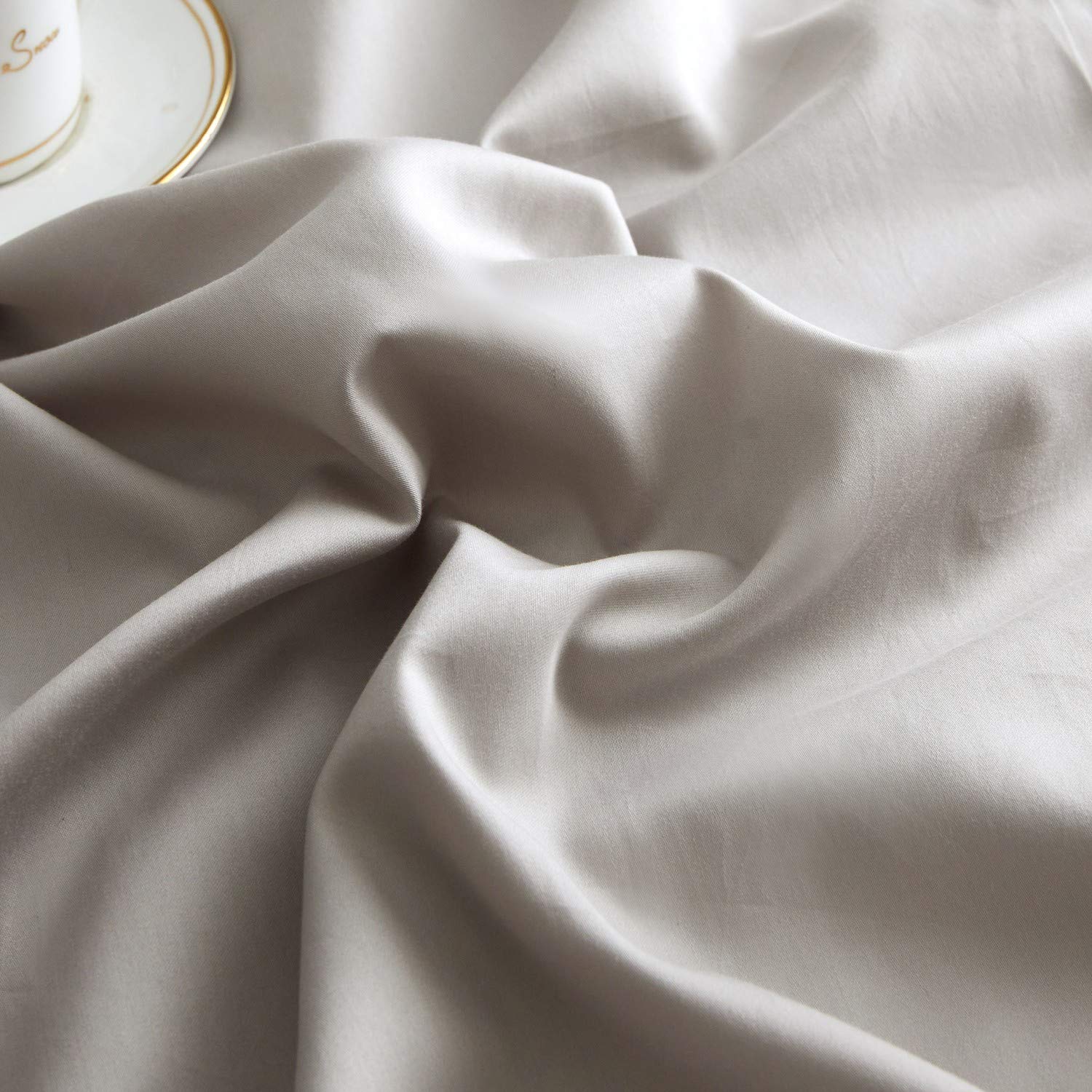 Dolce Mela Queen Size, Luscious 6 Piece Duvet Cover Set with Beautiful Ruffle Edge, 100% Long Staple Combed Cotton, Hypoallergenic, All-Season, Grey, DM809Q
