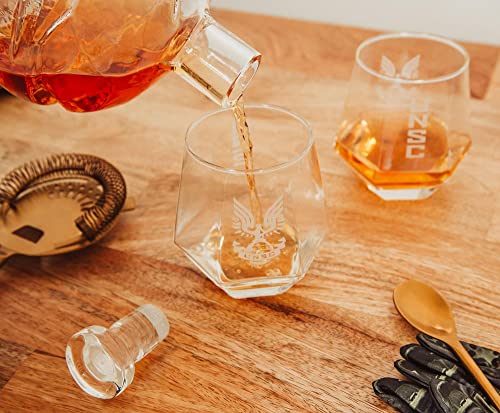 Halo Infinite Master Chief Helmet 6-Piece Whiskey Decanter Set with Glasses