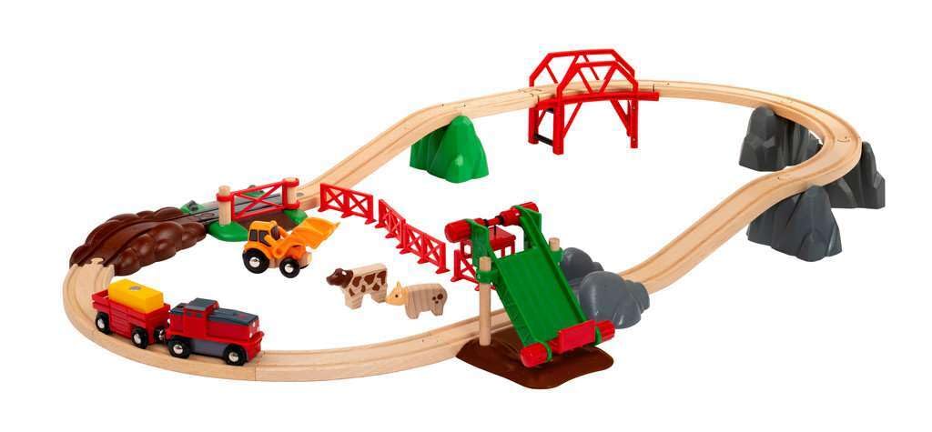 BRIO 33984 Animal Farm Set | Wooden Toy Train Set for Kids Age 3 and Up