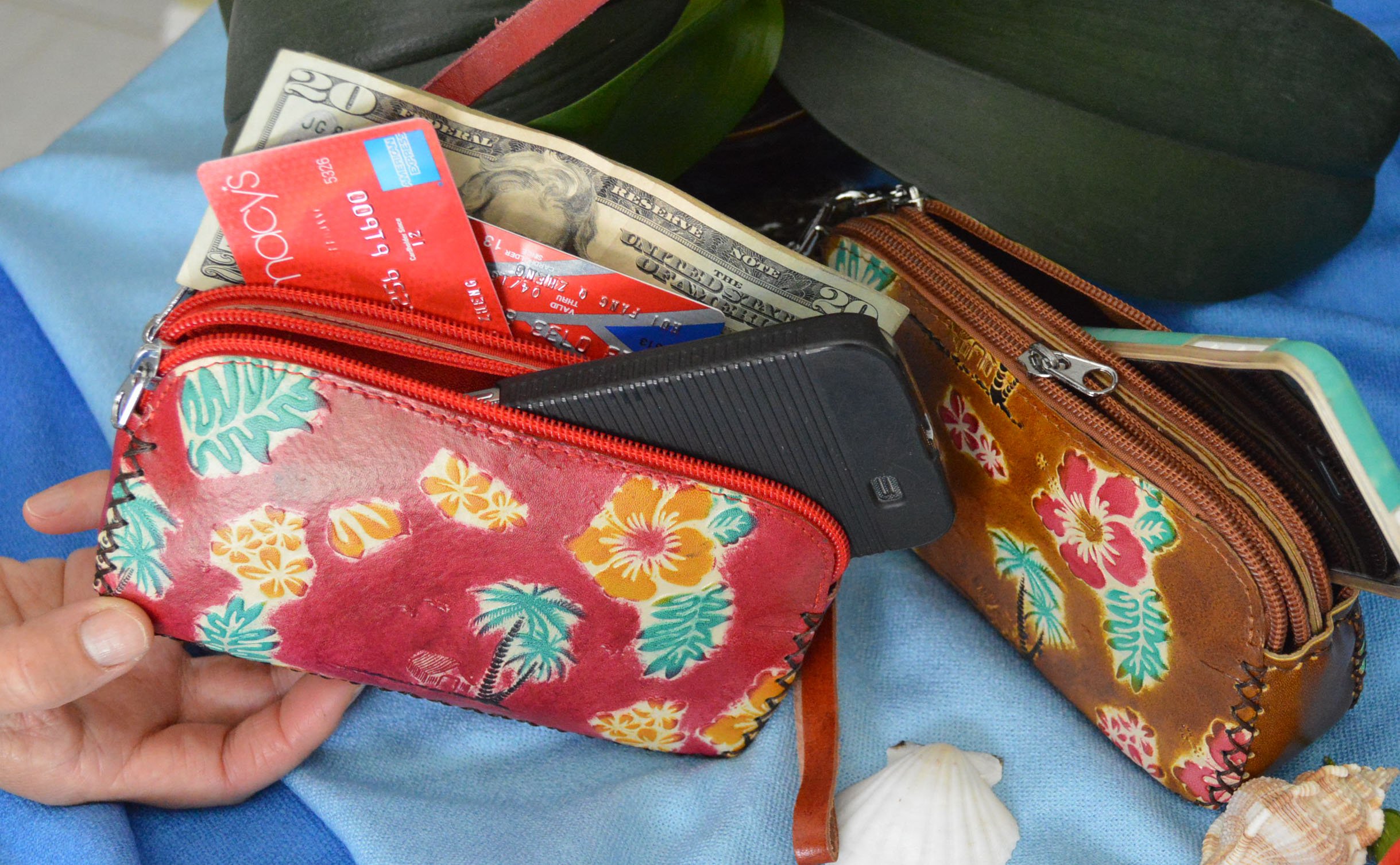 Leather Purse/wallet,two Zipper for Two Separate Rooms, Lovely Hawaii Scenery (Brown)