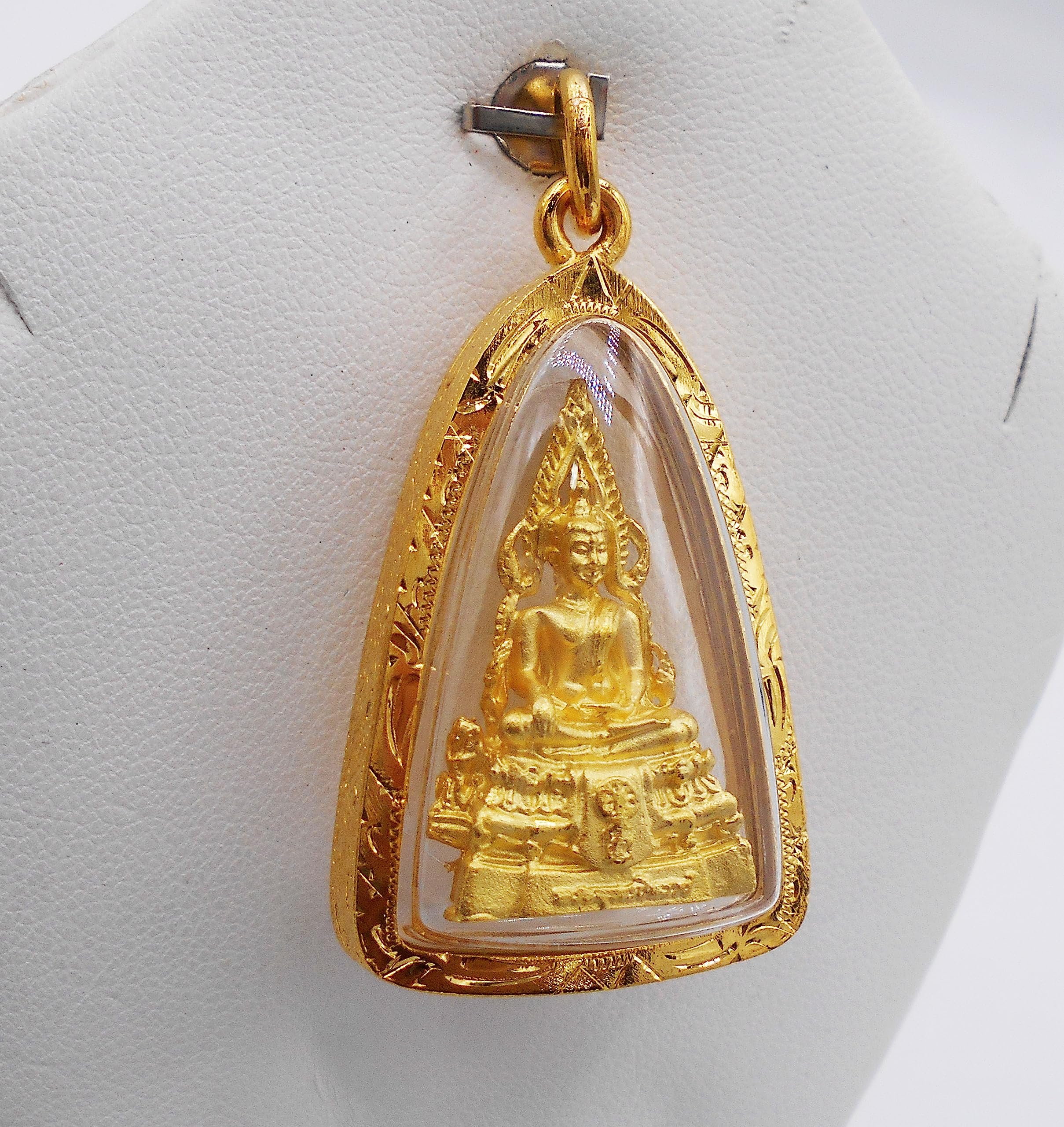 arrawana77 Phra Phuttha Chinnarat Gold Pendant Charm Thai Buddha Amulet 22k Thai Baht Yellow Gold Plated Jewelry