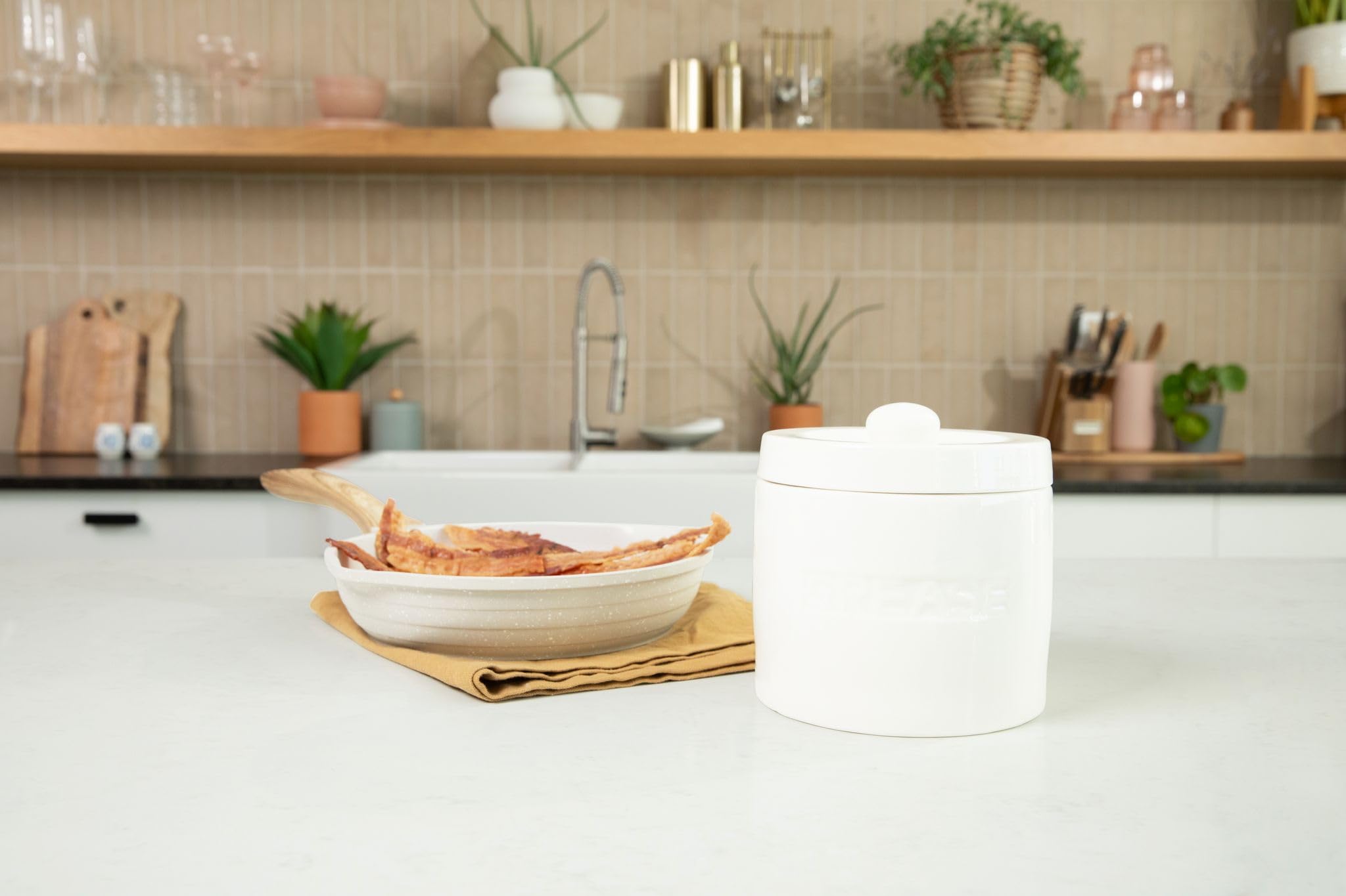 Ceramic Grease Container Keeper with Metal Stainless Steel Strainer and Lip for Easy Pour (Ivory)