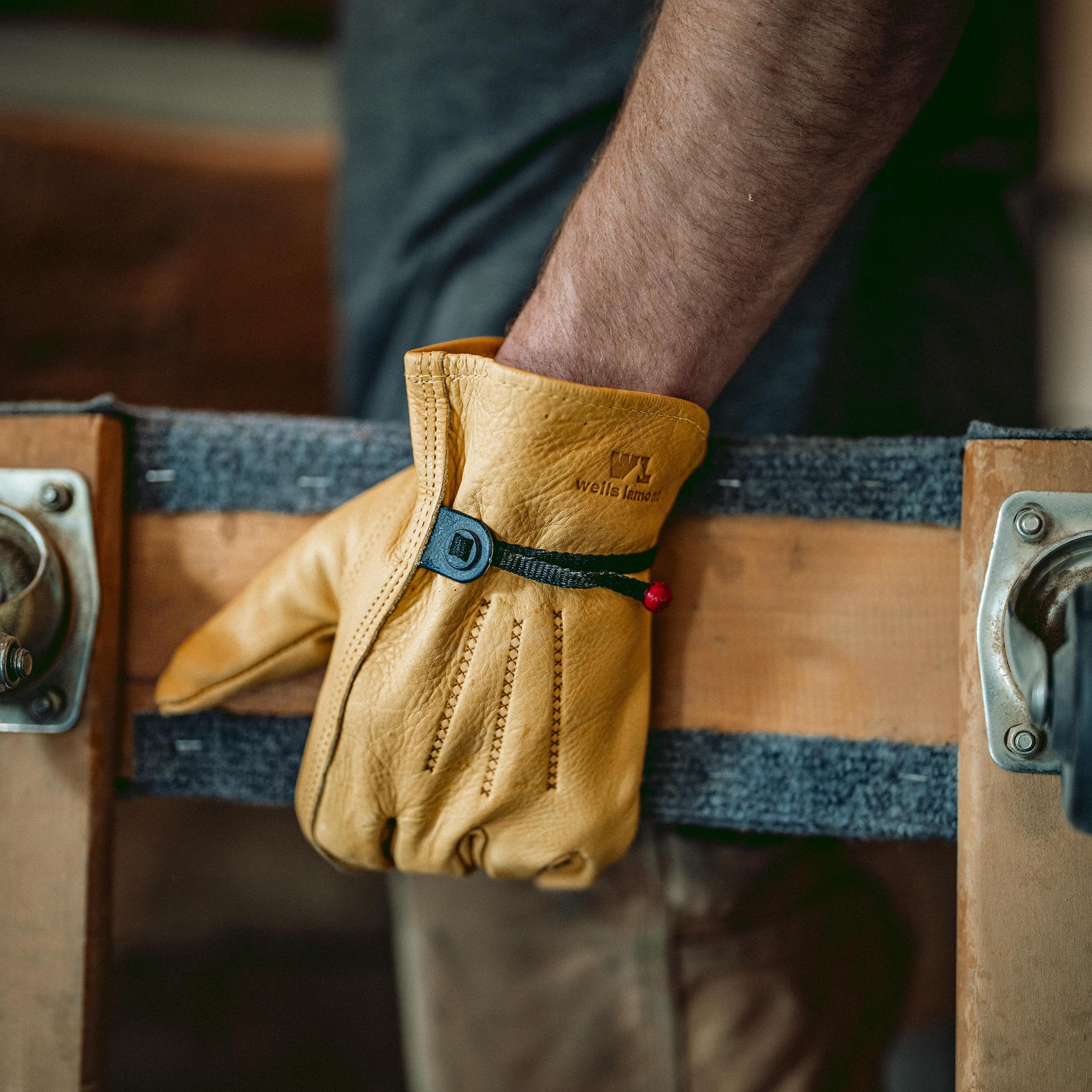 Men's Leather Work Gloves with Adjustable Wrist, Extra Large (Wells Lamont 1132), Saddletan