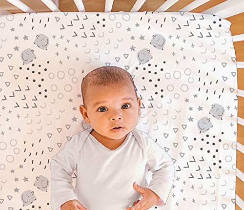 The Peanutshell Black and White Crib Bedding Set for Baby Boys or Girls - 3 Piece Nursery Set - Crib Quilt, Fitted Sheet, Dust Ruffle