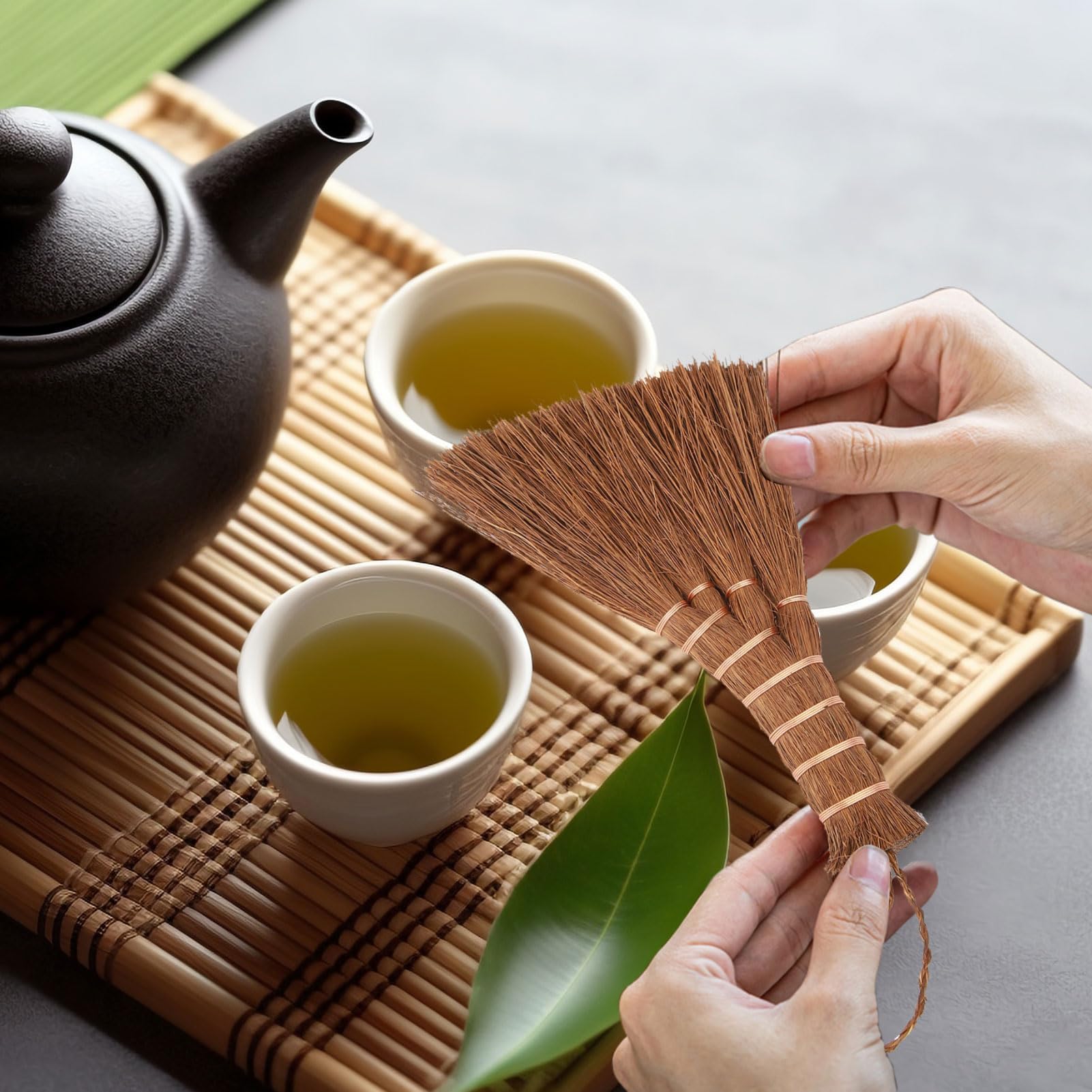 Whisk Broom, Mini Broom for Home Tea Tray Small Whisk Broom Small Broom Small Straw Tea Hand Broom Sweet Broom Tea Leaves