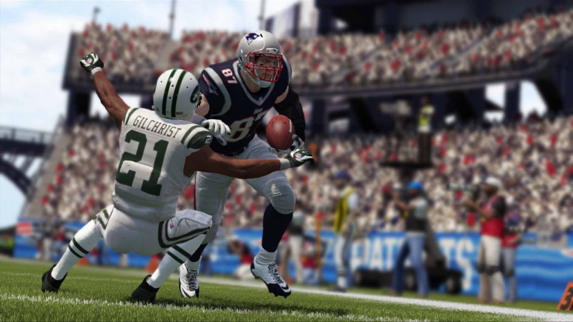 Madden NFL 17 - Standard Edition - PlayStation 4 (Renewed)