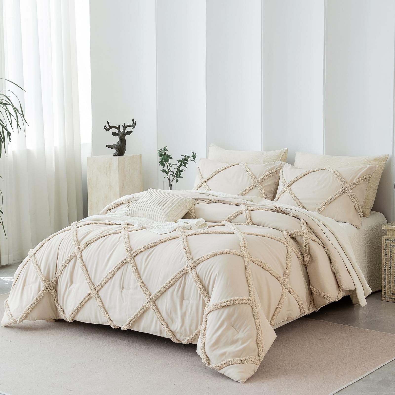Bedbay White Tassel Comforter Set Queen Size Boho Aesthetic Bedding Set Queen Bed Set Tassel Decor Farmhouse Shabby Chic Bedding Luxury 3 Pieces Ultra Soft Microfiber Comforter(White,Queen)