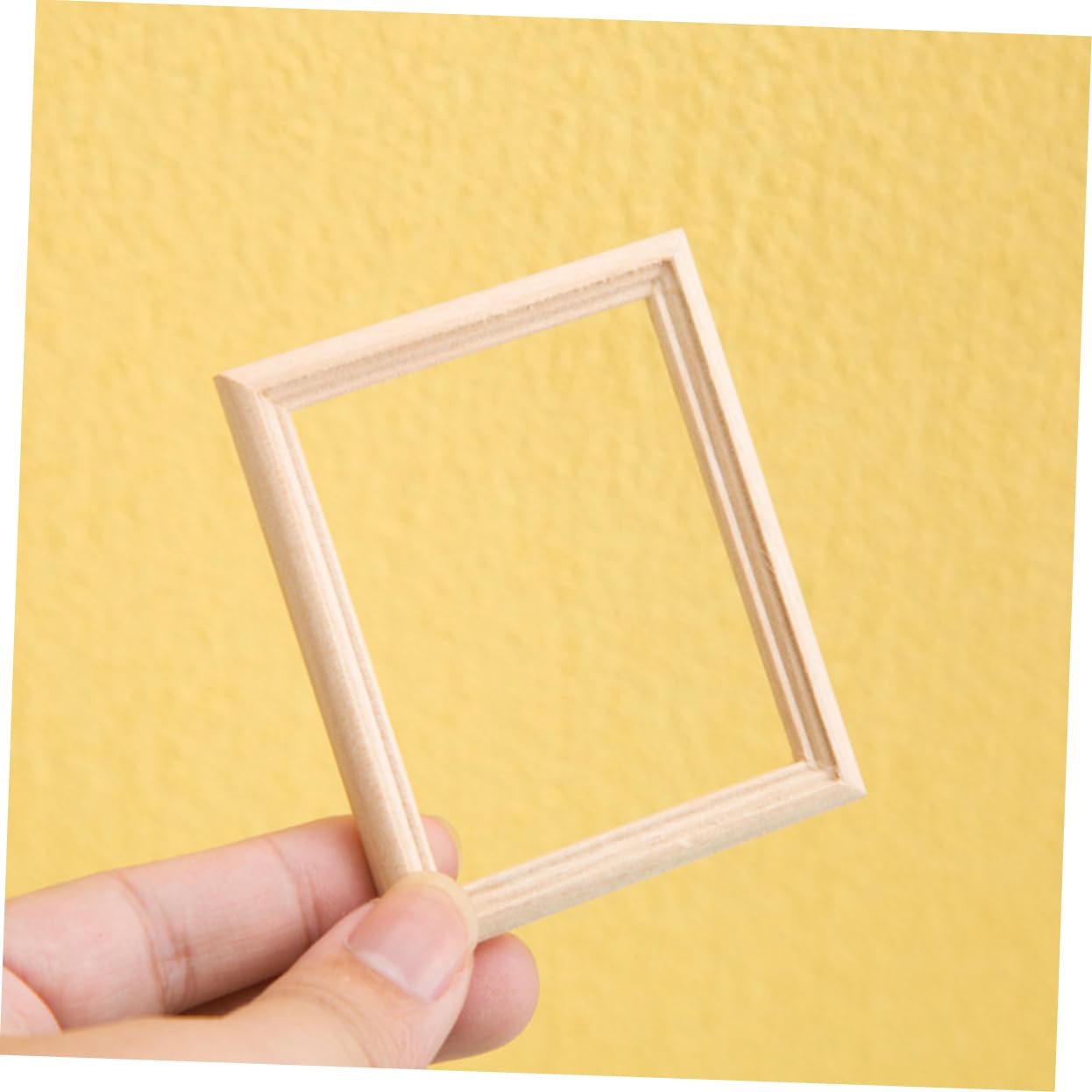 CIMAXIC 2pcs Miniature Photo Frame Tiny Picture Frame Mini House Accessories Dollhouse Photo Frame Mini Photo Frame Dollhouse Miniature Accessories Picture Frames Doll House Decor Wood