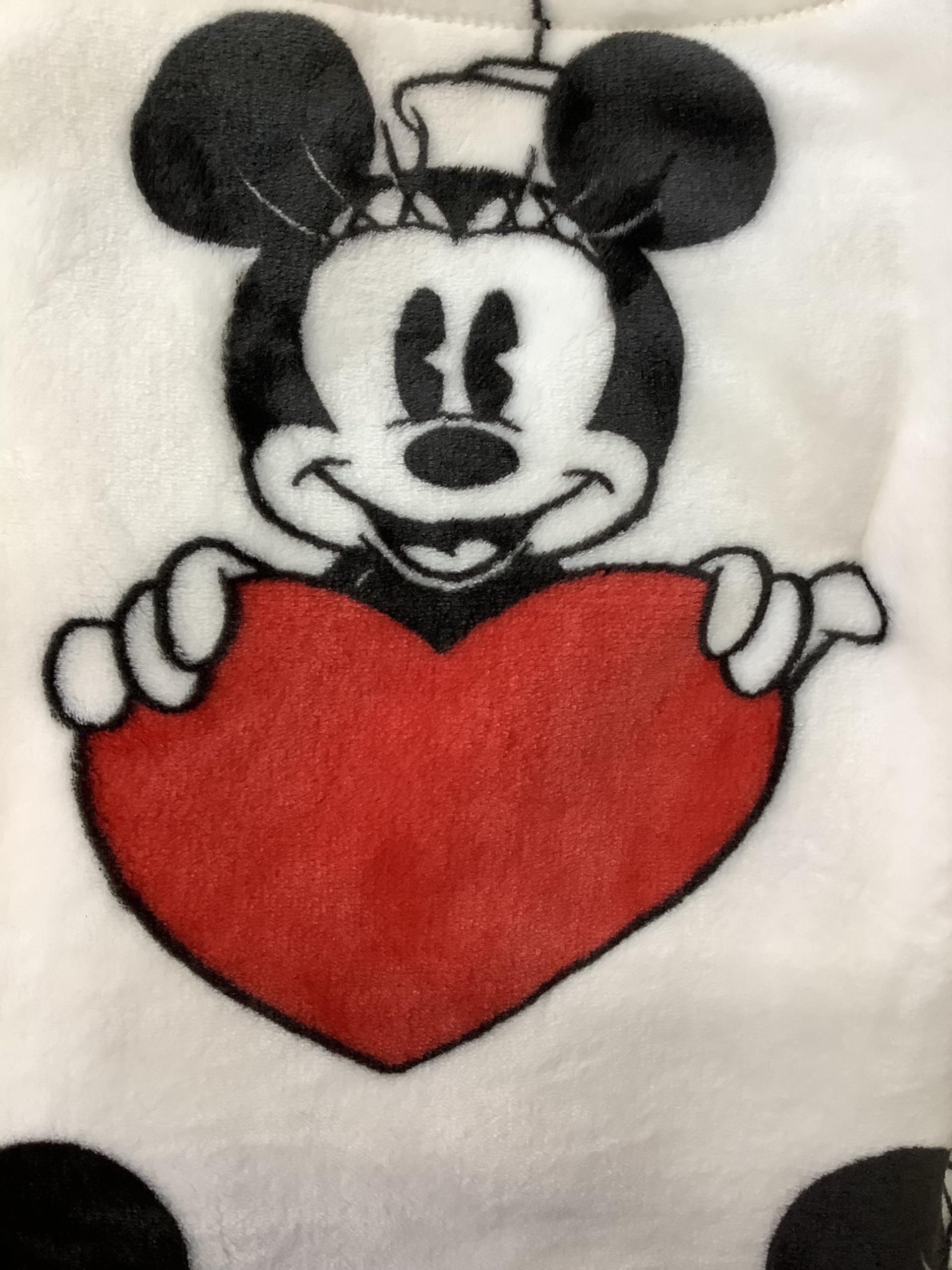 Disney Valentine's Day Throws and Blankets (White - Minnie Mouse with Red Hearts, Throw 50x70)