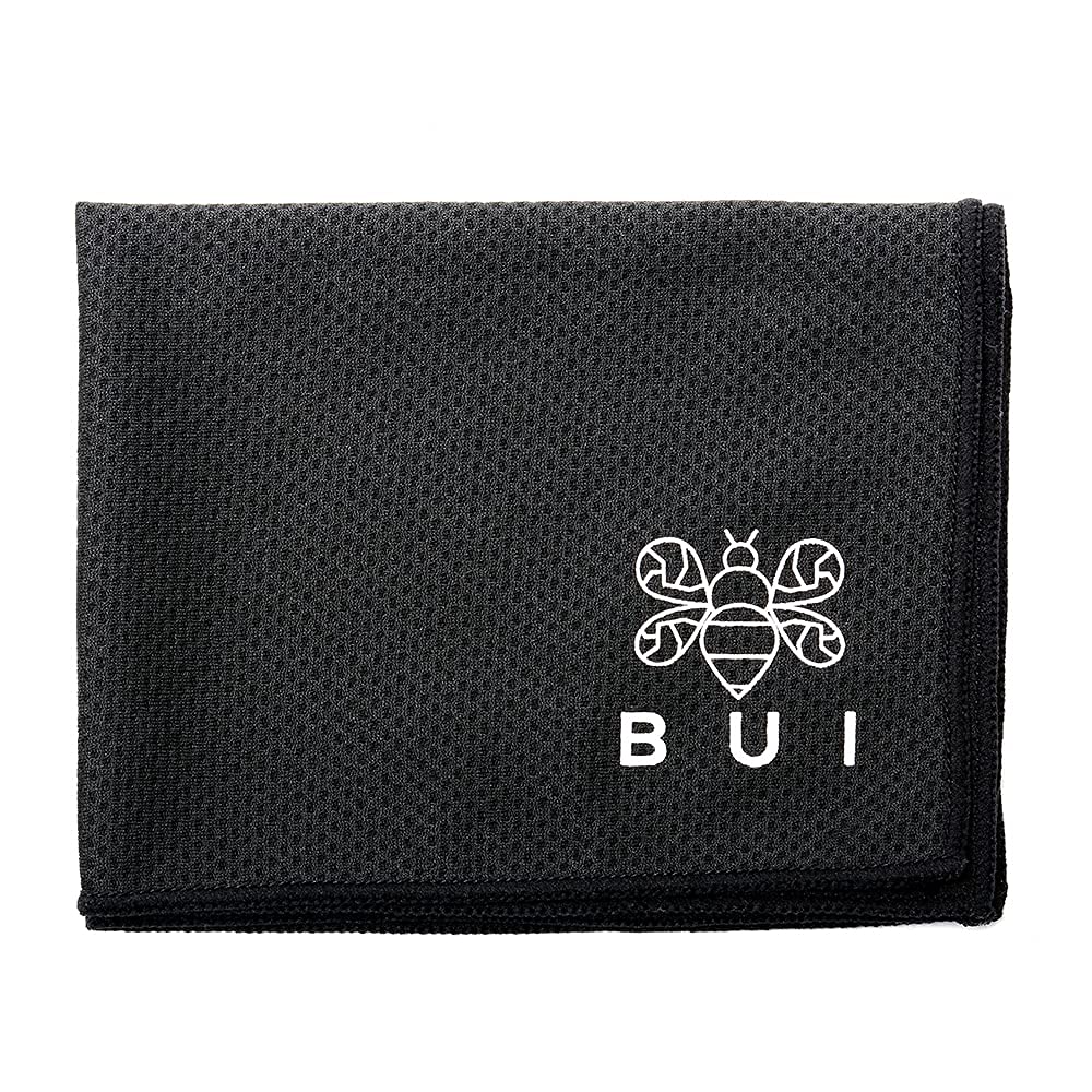 BUI Instrument Spit Catcher - Pack of 6 - Cloth for Brass/Wind Instruments - Ultra-Absorbent and Leakproof - Multilayered Cloth Pad - Absorbs Saliva Quickly - Complete with 2 Cleaning Cloths