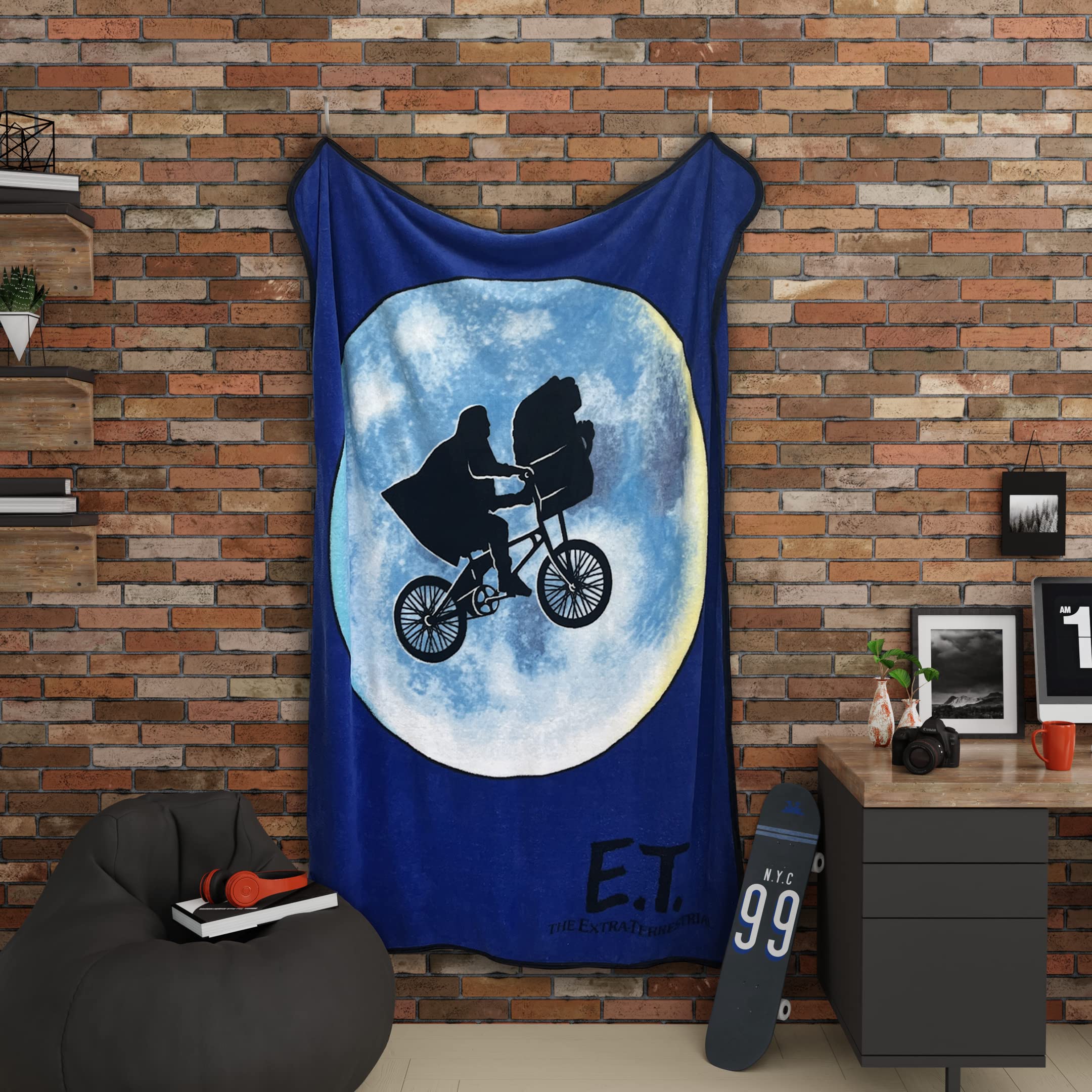 Franco E.T. The Extra-Terrestrial Retro/Nostalgic Bedding Super Soft Micro Raschel Throw 46" X 60" Collectibles