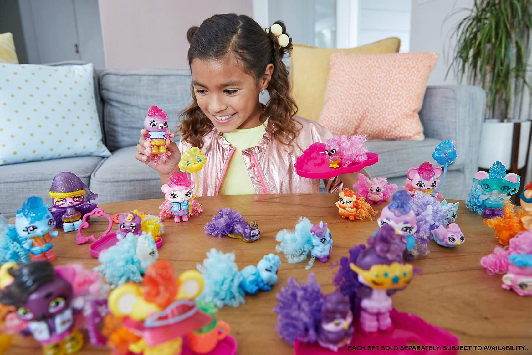 Mattel Cloudees Cloud Themed Toy with Hidden Surprise, Interactive Cloud Toy with Accessories, Toys for Kids 4 and Up