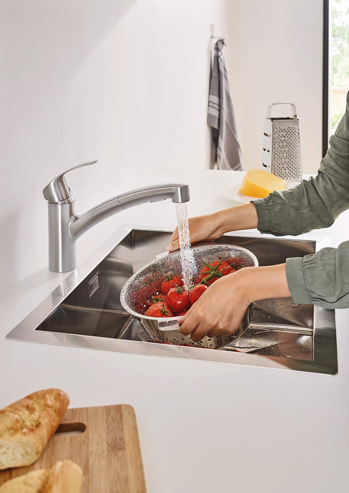 Grohe 30306DC0 SuperSteel Eurosmart Single-Handle Pull-Out Sprayer Kitchen Faucet