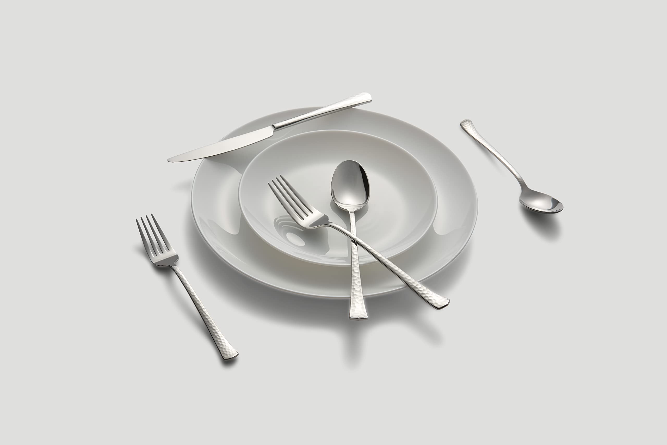 Cambridge Silversmiths Raegan Hammered Mirror 20-Piece Flatware Set