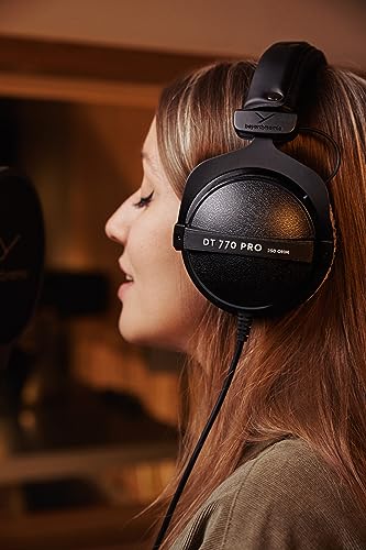 beyerdynamic DT 770 PRO 250 Ohm Over-Ear Studio Headphones in black. Closed construction, wired for studio use, ideal for mixing in The studio