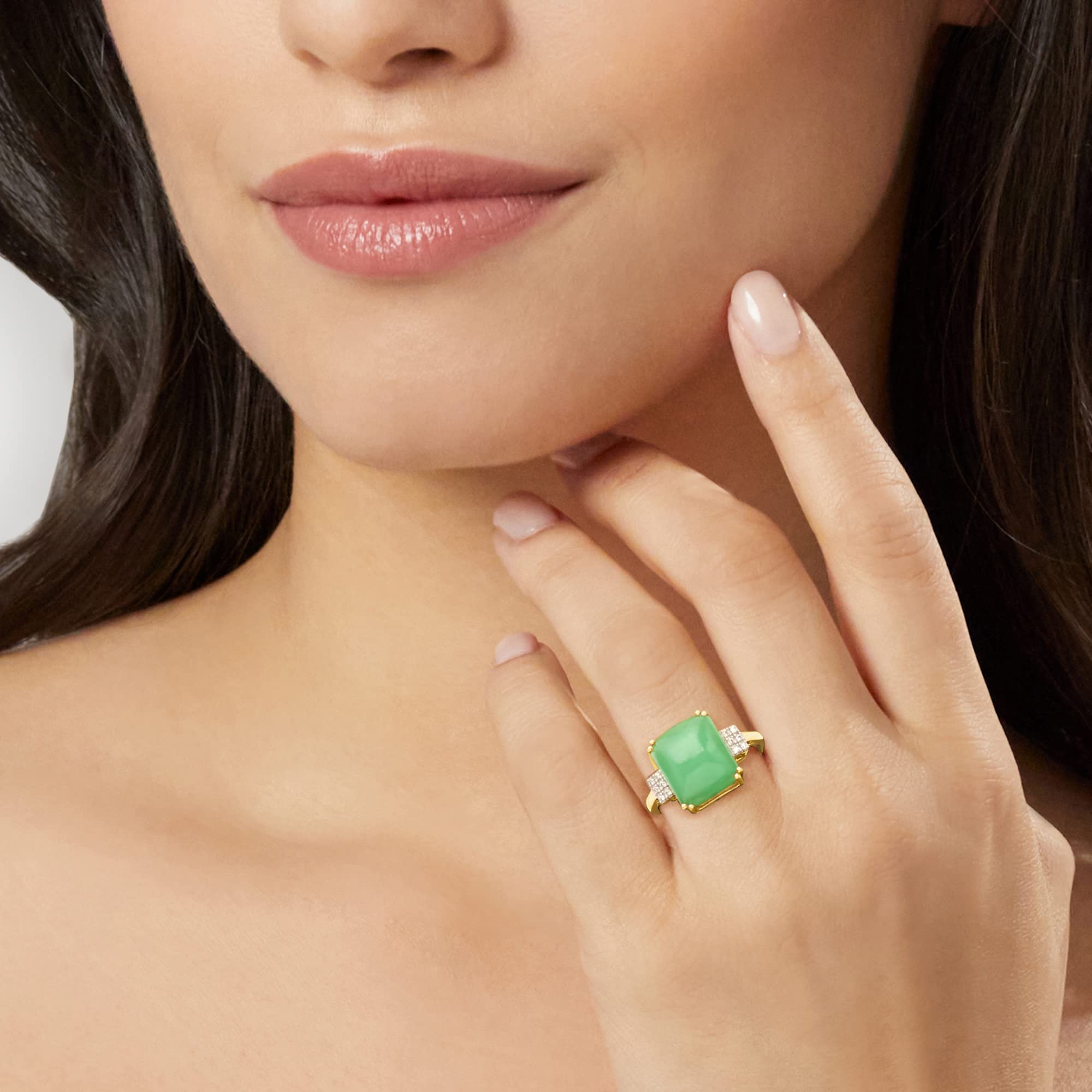 Canaria Jade Ring With Diamond Accents in 10kt Yellow Gold. Size 7