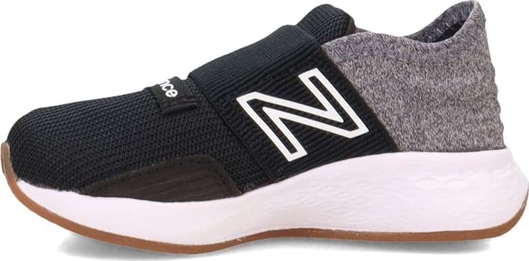 New Balance Kids Fresh Foam Roav V1 Bungee Running Shoe Sneaker, Black/Light Aluminum, 8 Wide US Unisex Toddler