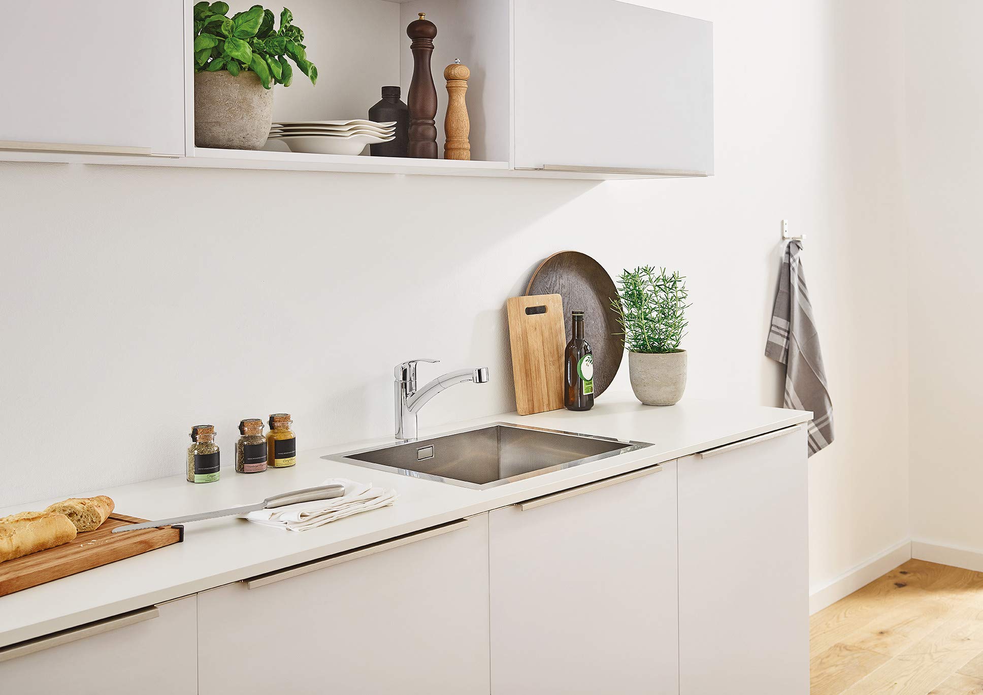 Grohe 30306DC0 SuperSteel Eurosmart Single-Handle Pull-Out Sprayer Kitchen Faucet