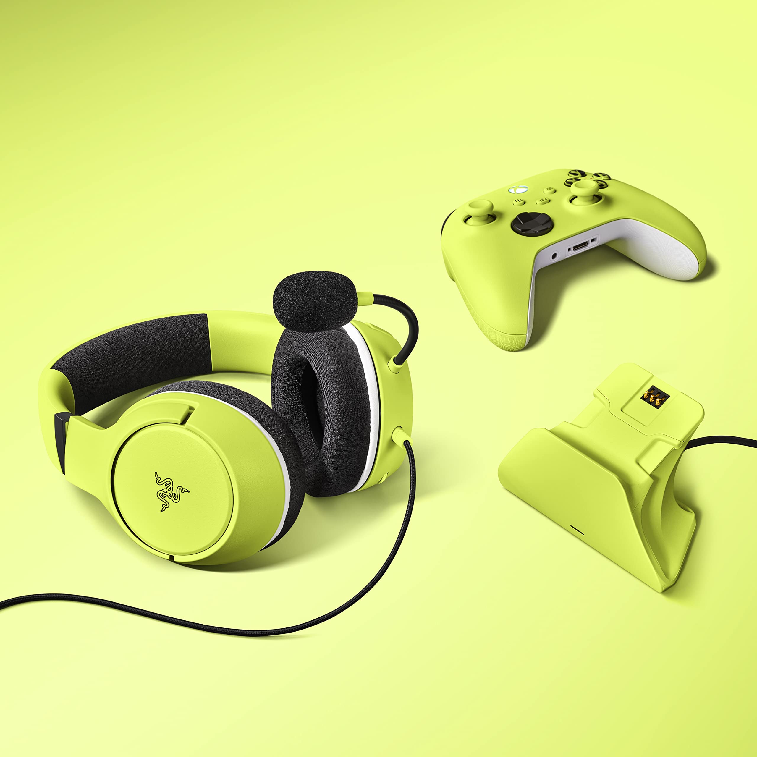 Razer Essential Duo Bundle for Xbox: Kaira X Wired Headset & Universal Quick Charging Stand for Xbox Controllers - Color Matches Official Xbox Series X|S Controllers (Sold Separately) - Electric Volt