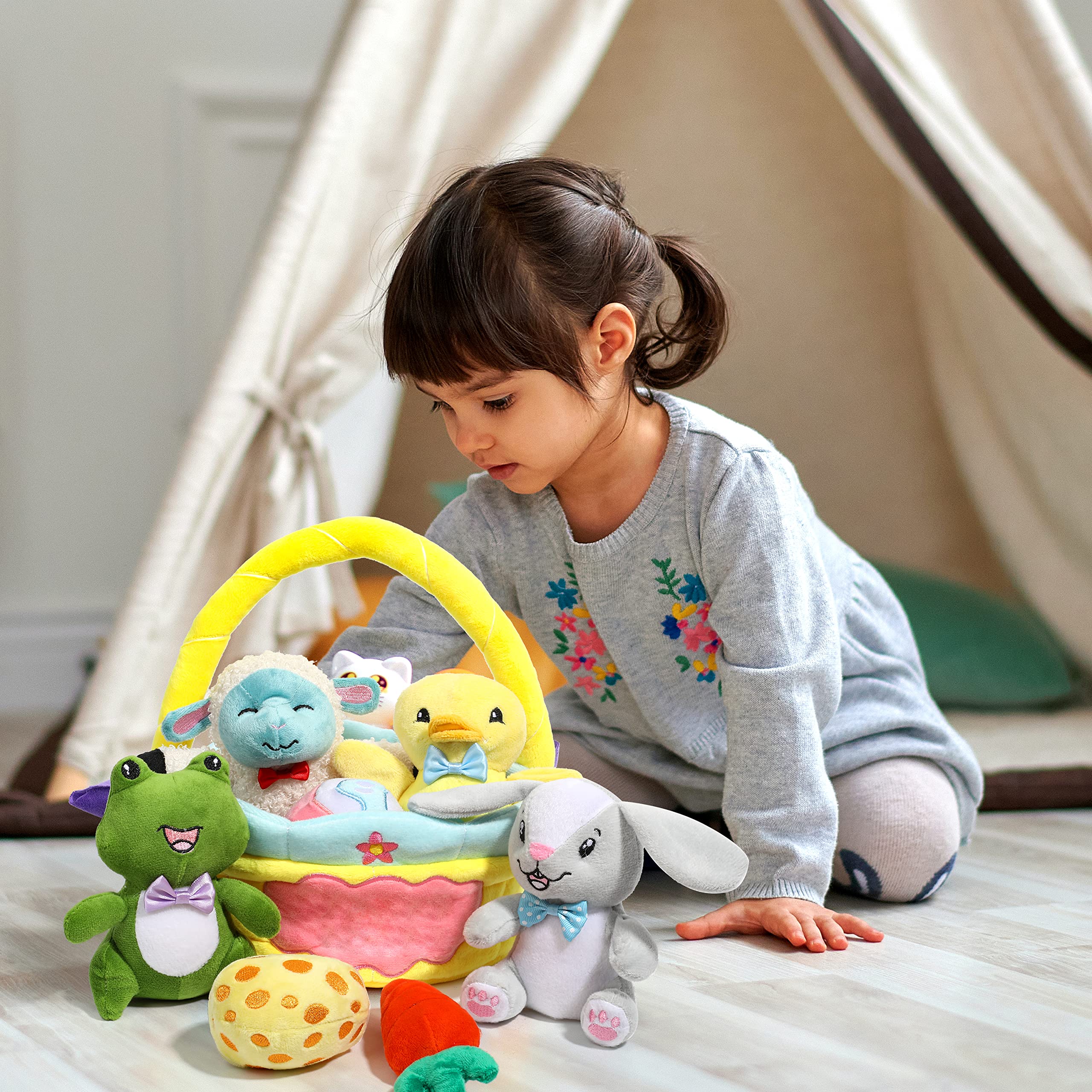 JOYIN 8 Pcs Easter Plush Basket Playset Stuffed, Cute Style Basket Stuffers, for Baby Kids Gifts, Easter Party Favors Easter Decor