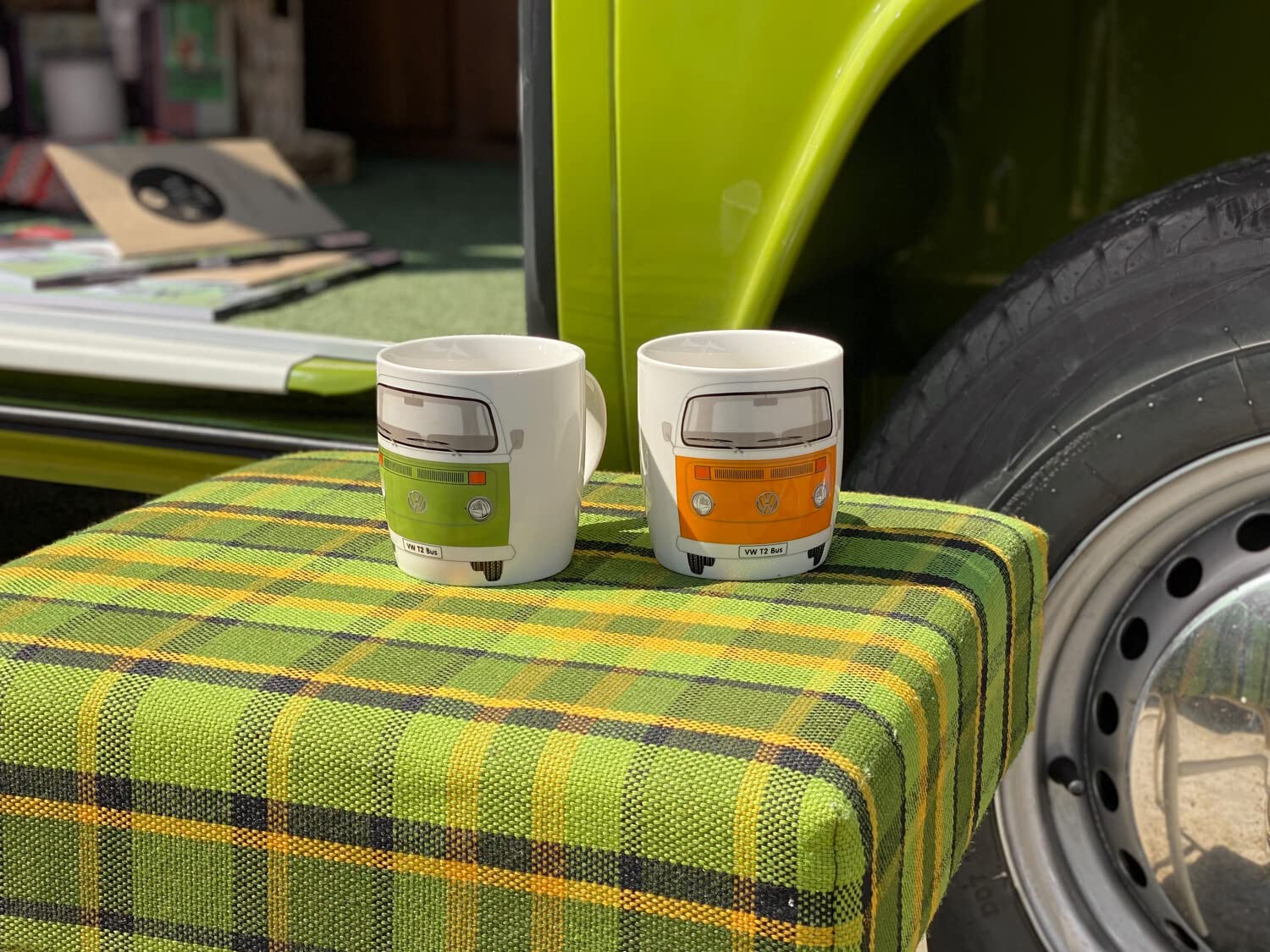 BRISA VW Collection - Volkswagen Large Ceramic Coffee-Tea-Cappuccino Mug Cup in T2 Bus Campervan Design (370 ml/12.5 fl oz/Bus Front/Green)