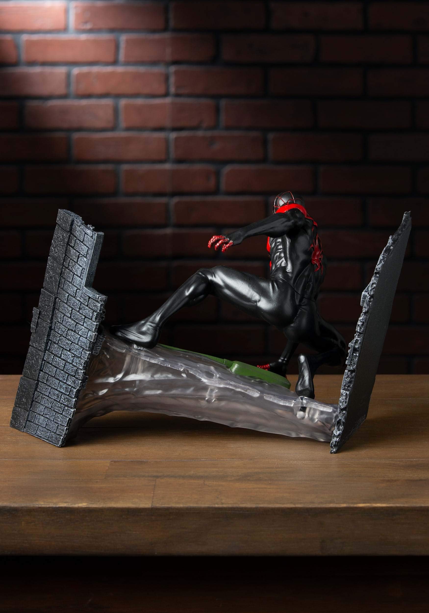 Marvel Gallery: Miles Morales PVC Figure, Multicolor