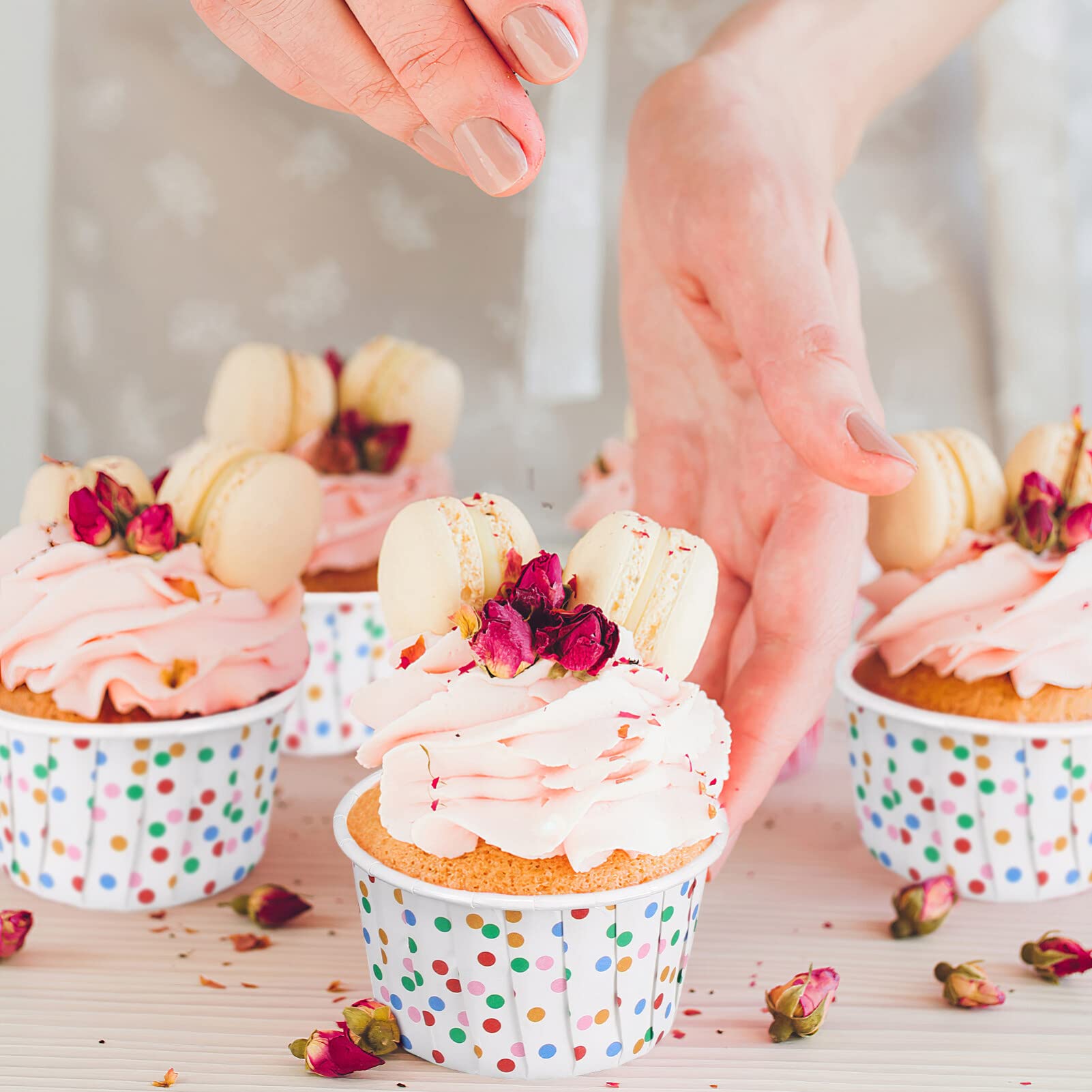 Cabilock 100Pcs Paper Ice Cream Cups Disposable Dessert Bowls with Dots Paper Cake Baking Cup Party Supplies