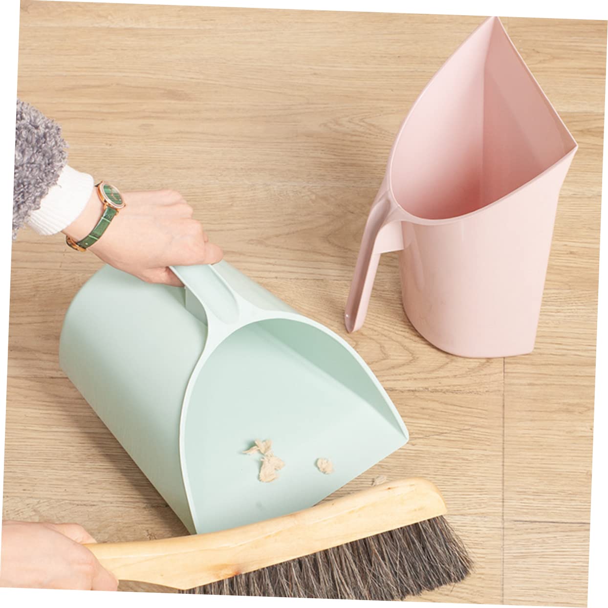 Cabilock 2pcs Dustpan Handheld Trash Shovel Mini Garbage Shovel Office Trash Practical Trash Shovel Cleaning Dustapan Leave Pick Pan Mini Cleaning Shovel Desk Child Keyboard Table Plastic