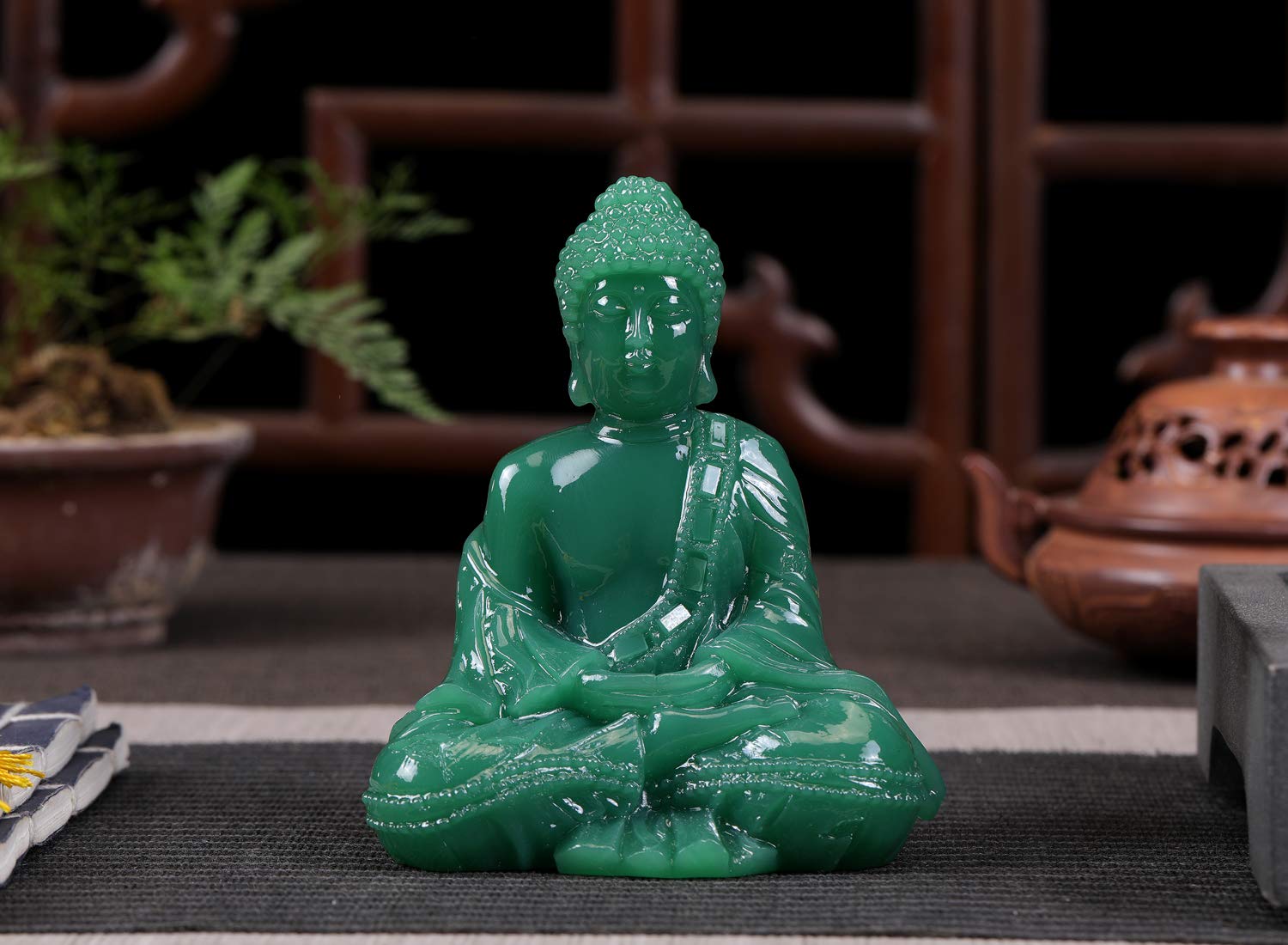 Seyee-bro Meditative Seated Buddha Statue - Gold Thai Sitting Buddha Figurine - Manmade Jade Praying Buddha Sculpture for Home Outdoor Decoration