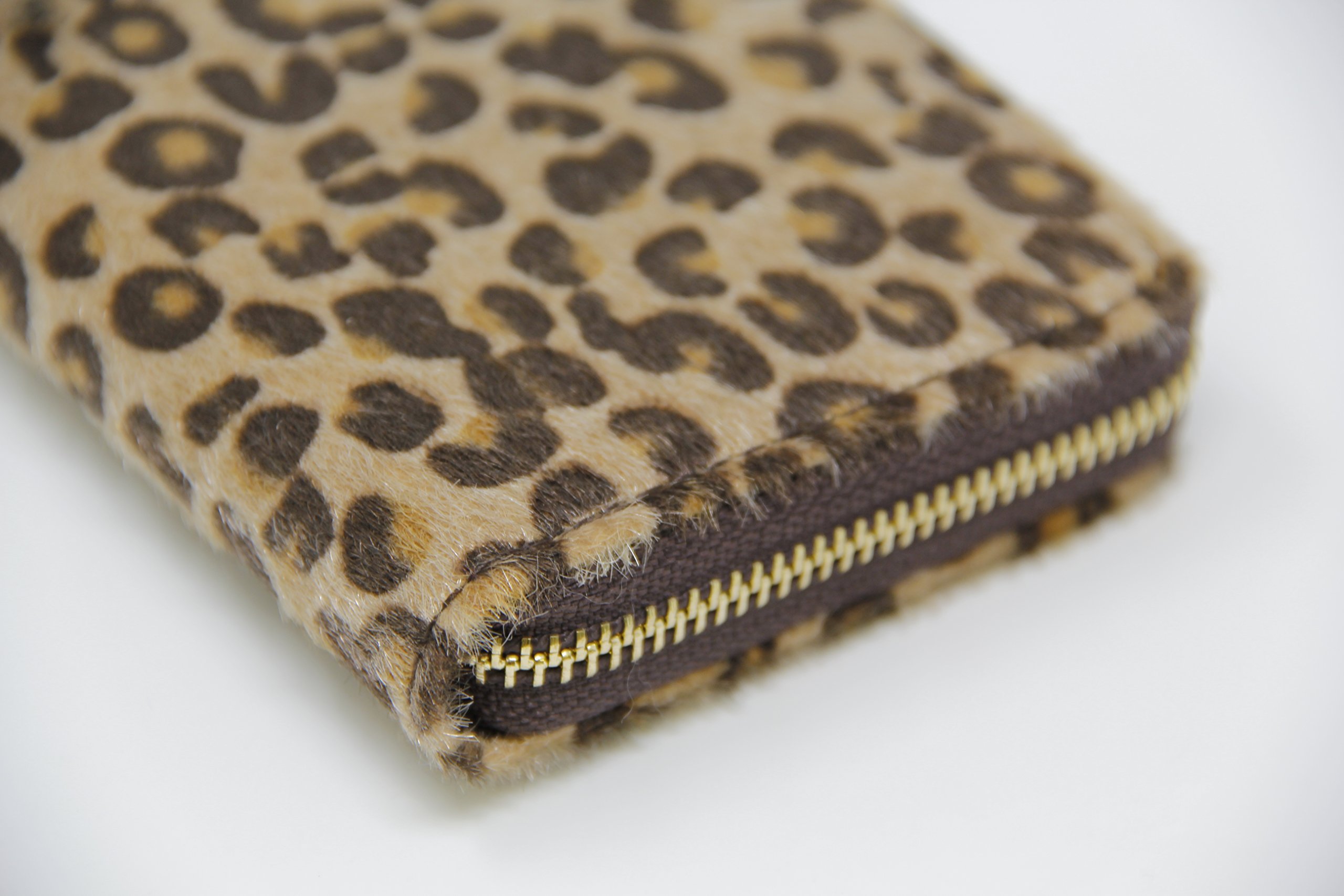 Me Plus Women Faux Fur Animal Print Furry Leopard Zebra Wallet Zipper Closure Card Slots Zippered Coin Pouch (Leopard-Beige)
