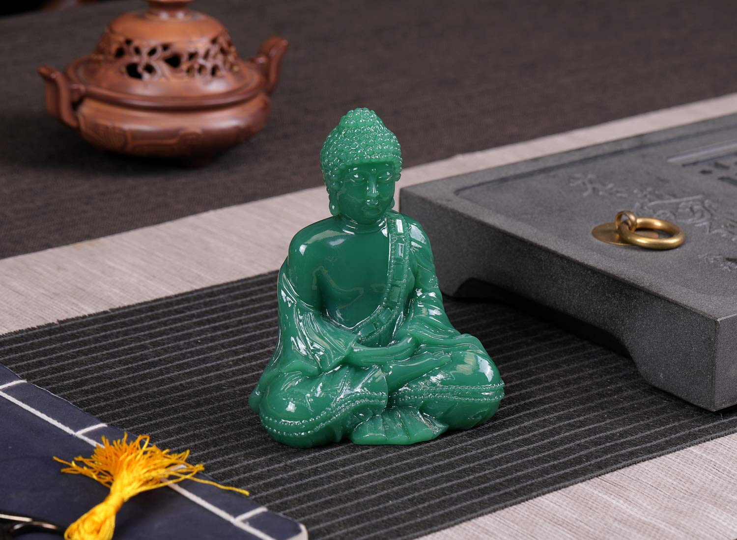 Seyee-bro Meditative Seated Buddha Statue - Gold Thai Sitting Buddha Figurine - Manmade Jade Praying Buddha Sculpture for Home Outdoor Decoration