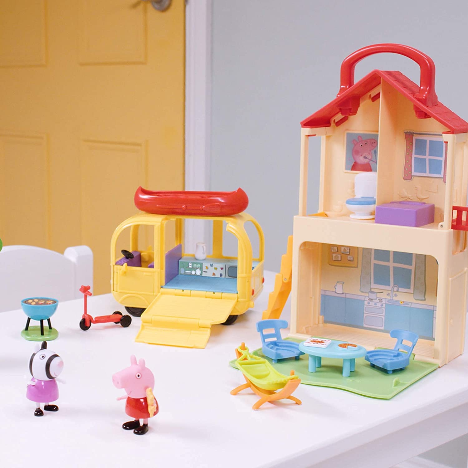 Peppa Pig Pop n’ Playhouse & Play n’ Go Campervan Combo Pack Playset, 15 Pieces - Includes 4 Character Toy Figures Plus Accessories - Toy Gift for Kids - Ages 2+