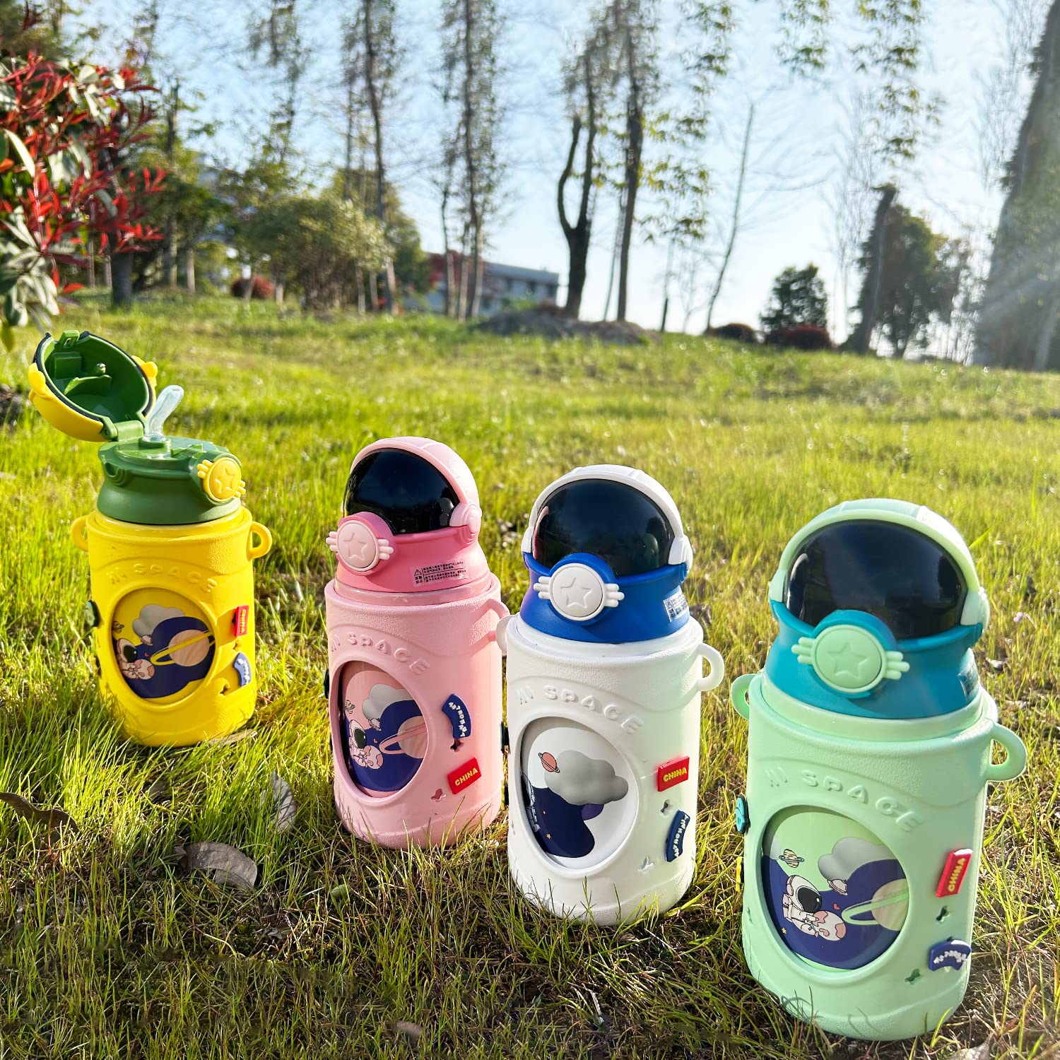 Credrink 17 oz Water Bottles Kids，Kids Thermos Water Bottle，Kids Water Bottle with Straw，316 Stainless Steel，Leak and Splash Proof，Temperature Display，Smart Water Bottle Suitable for Children (White)…