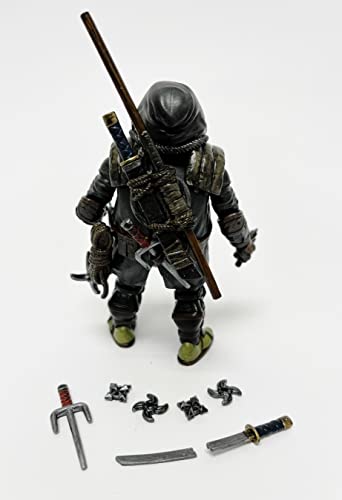PlayMates Teenage Mutant Ninja Turtles: The Last Ronin Previews Exclusive Action Figure, Multicolor