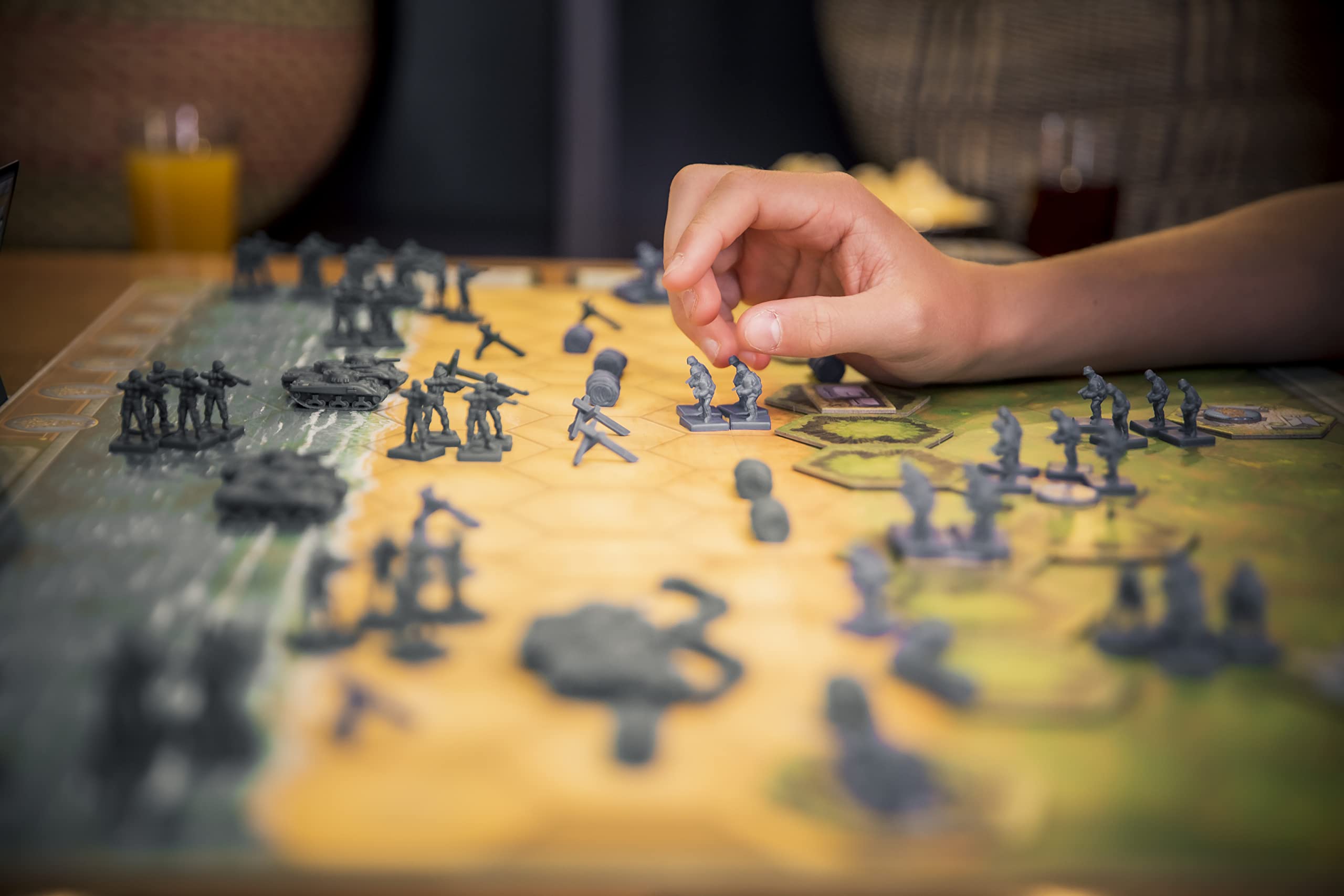 Memoir '44 Breakthrough Kit Board Game EXPANSION - 2 Double-Sided Oversize Maps for Epic WWII Battles! Strategy Game for Kids & Adults, Ages 8+, 2 Players, 30-60 MinPlaytime, Made by Days of Wonder