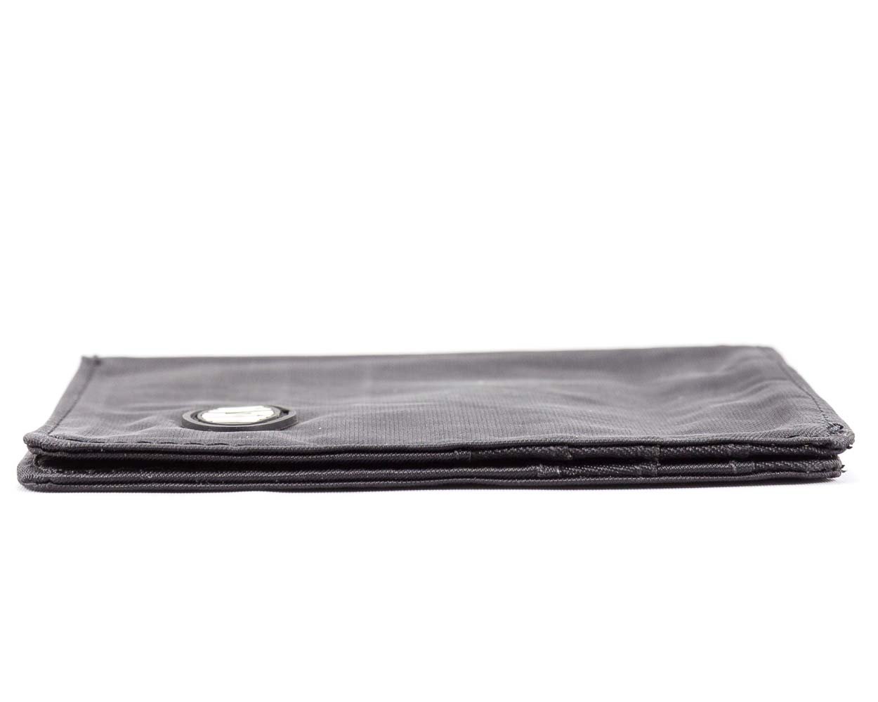 Big Skinny Men's World Bi-Fold Slim Wallet with Zippered Pocket, Holds Up to 35 Cards, Black