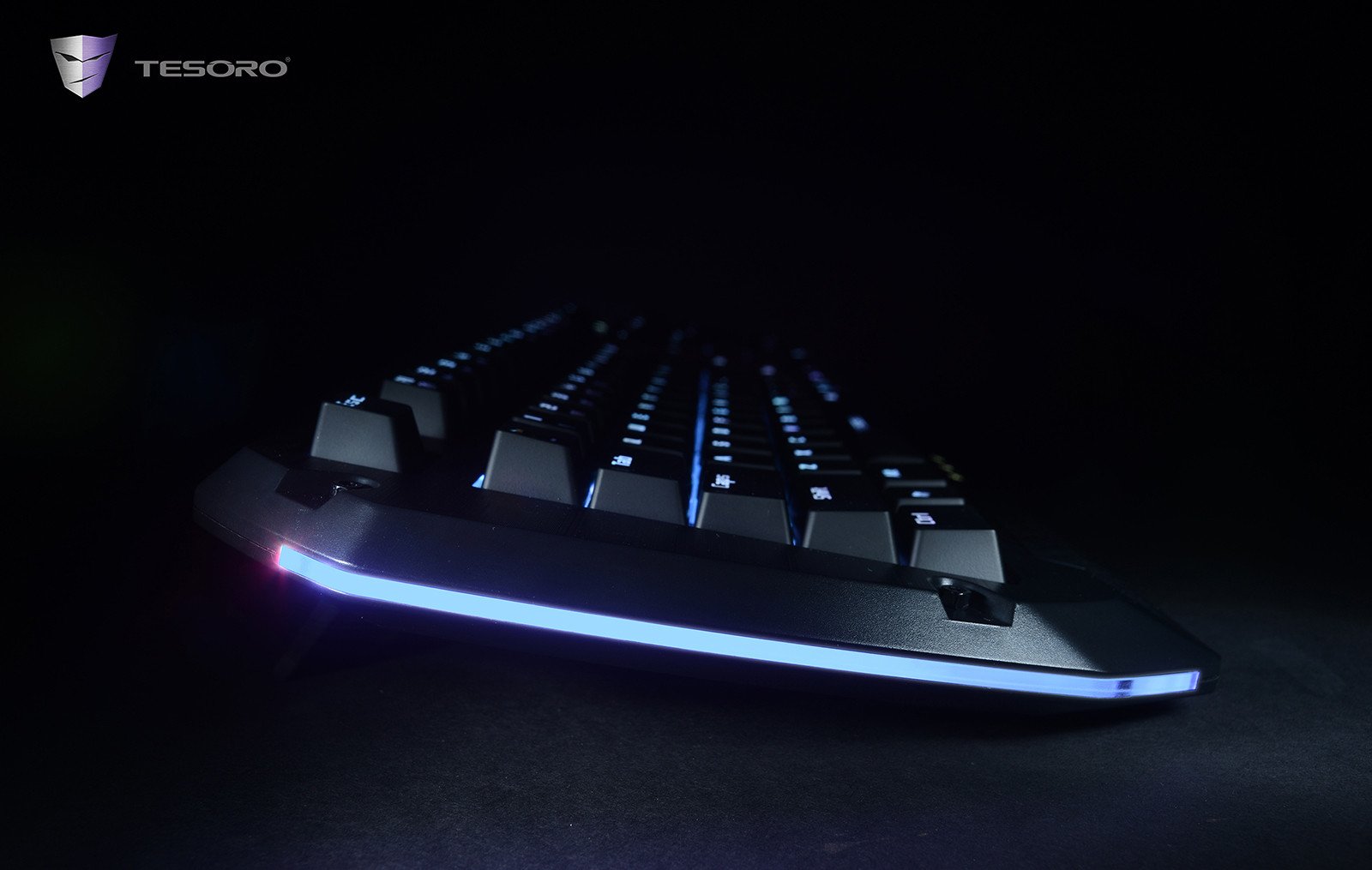 Tesoro Lobera Supreme G5NFL Red Mechanical Switch USB Hub Full Color RGB LED Backlit Side Illuminated Mechanical Gaming Keyboard TS-G5NFL (B) RD