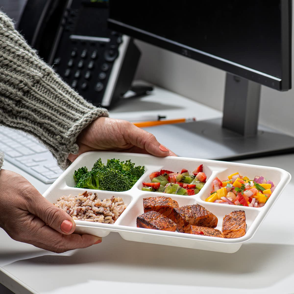 Comfy Package, 100% Compostable 5 Compartment Plates Eco-Friendly Disposable Sugarcane 10 inch Paper Trays
