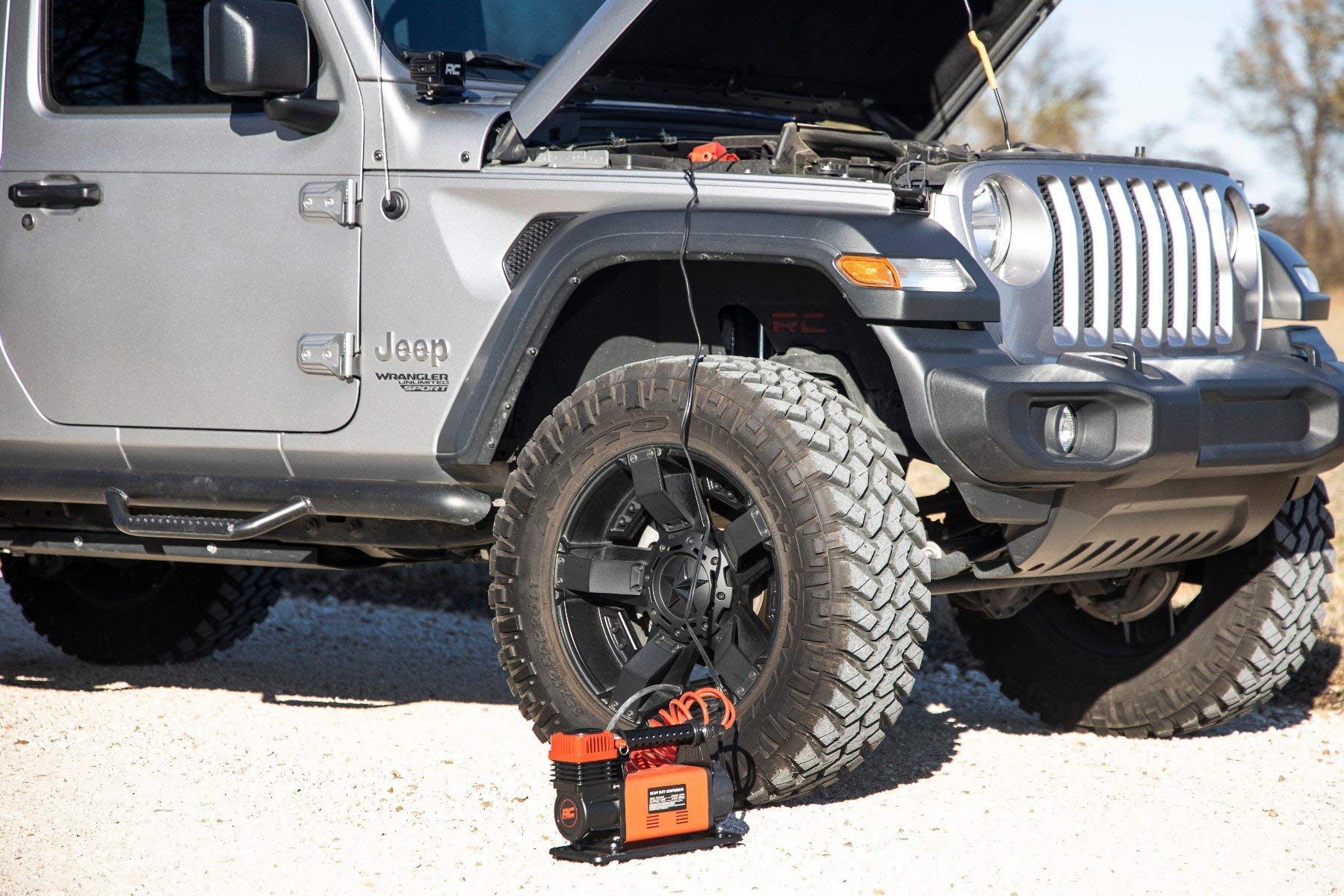 Rough Country Air Compressor w/Carrying Case | 12 Volt | 150PSI | 5.65 CFM - RS200