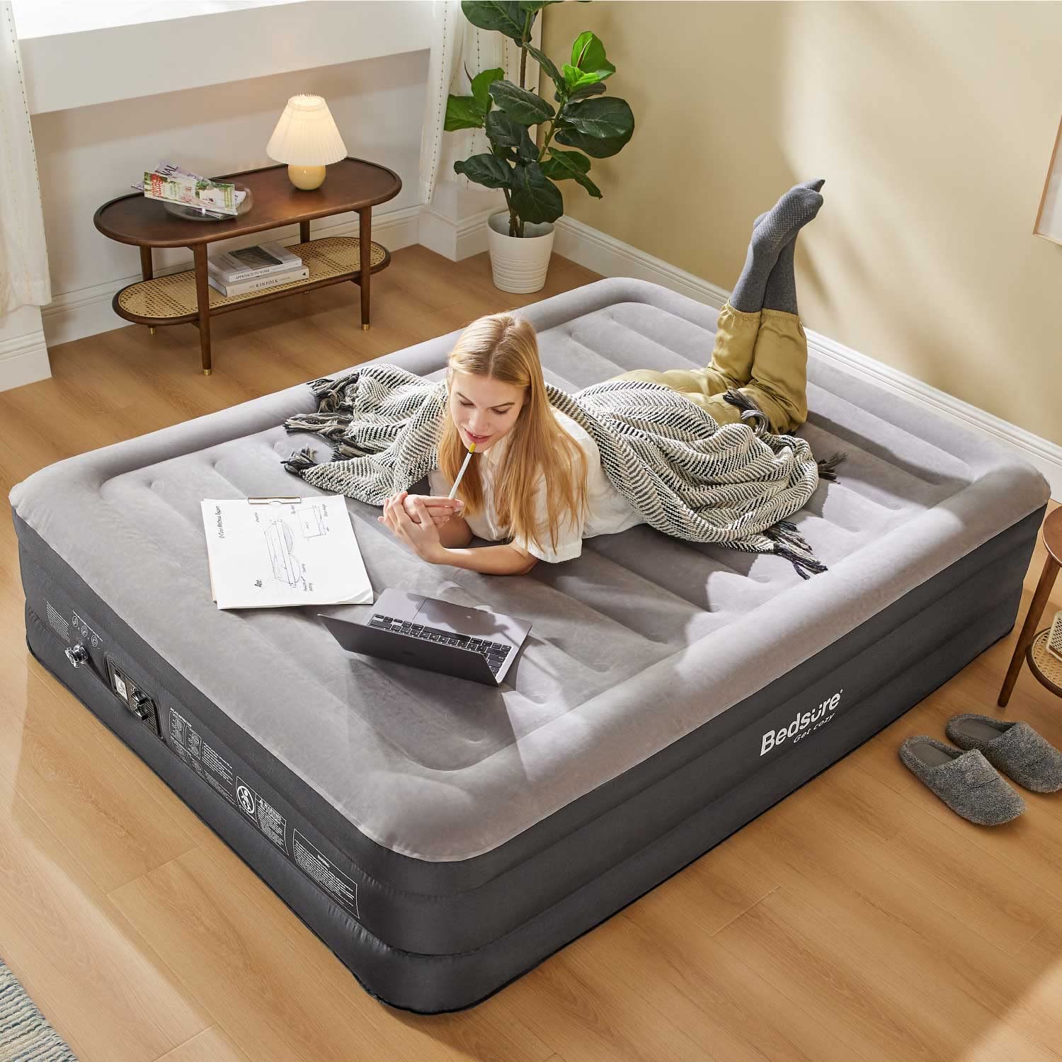 Bedsure Queen Air Mattress with Built in Pump Raised - 18" Inflatable Mattress, Double Air Beds for Camping and Indoor Use