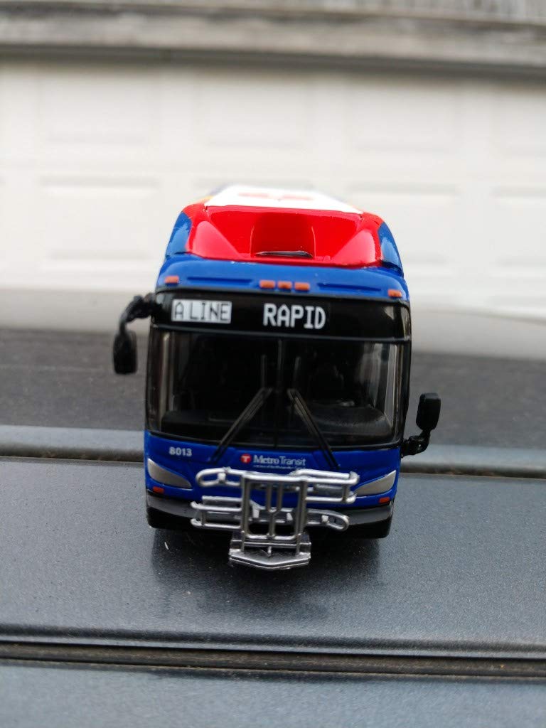 New Flyer Xcelsior Bus 1/87 Scale-HO Scale Metro Transit-Minneapolis/ St Paul Transit Bus Iconic Replicas New!