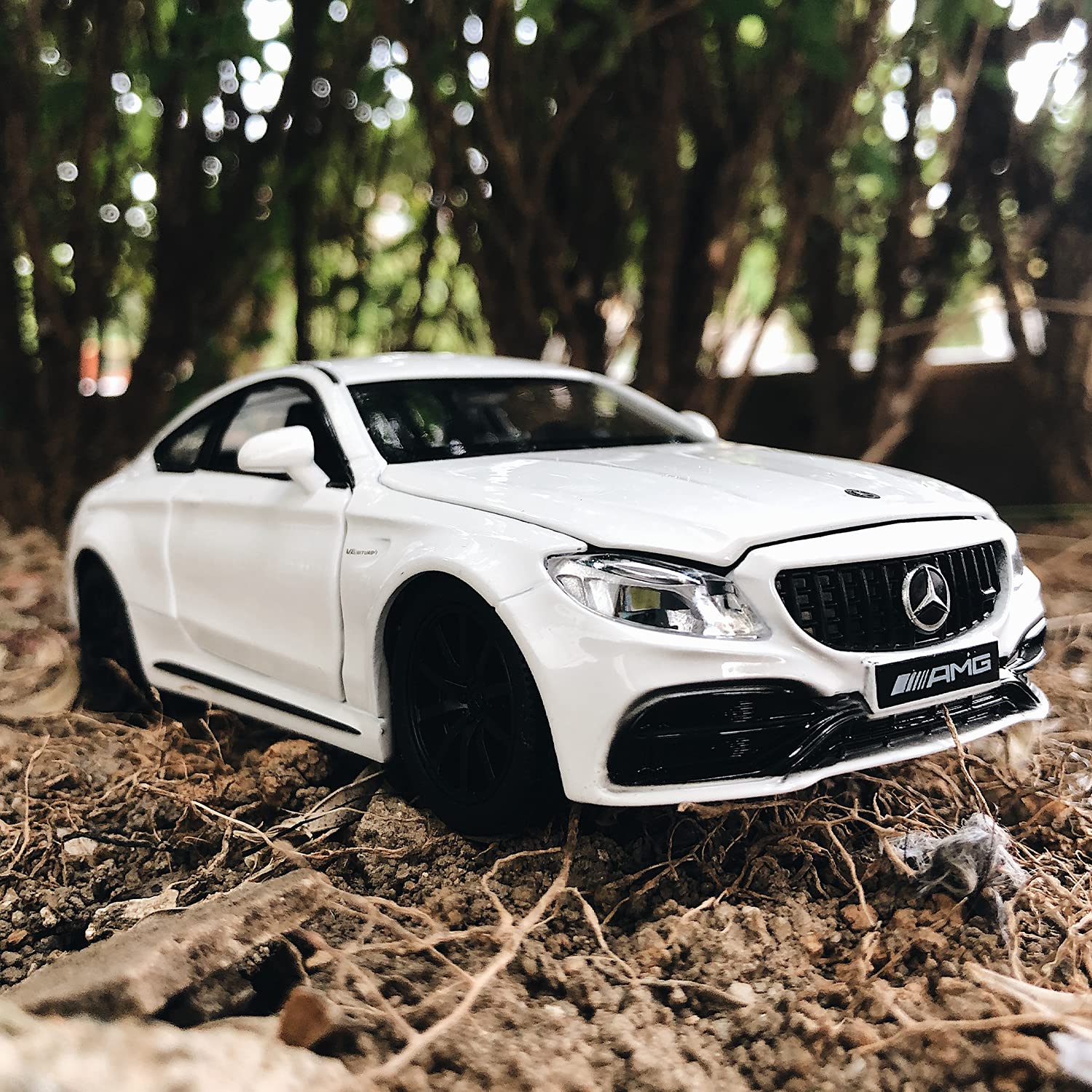 RMZ City 1:32 Diecasting Alloy Car Model Mercedes-Benz C63 AMG Toy Car White