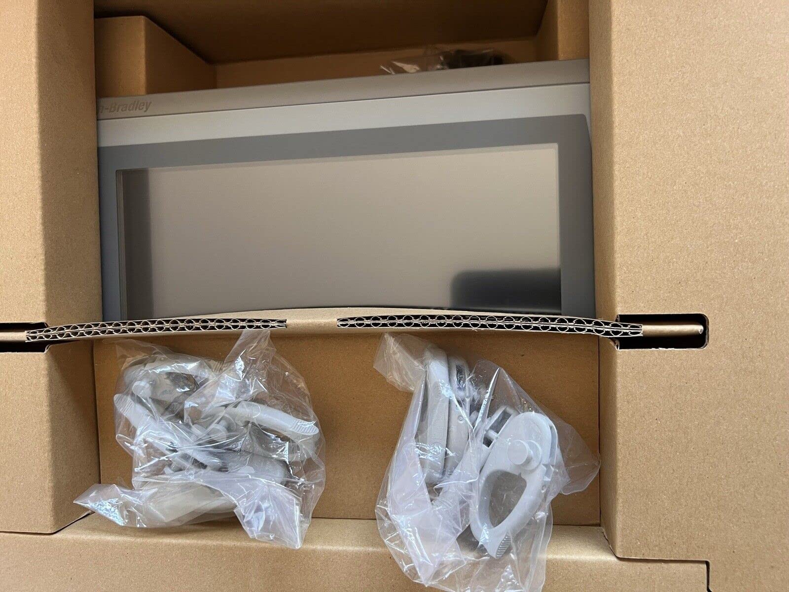 CBBEXP 2711P-T9W22D8S PanelView Plus 7 Standard Model 9'' Display Widescreen TFT Color Touch Screen 2711PT9W22D8S Sealed in Box 1 Year Warranty Fast Shipment