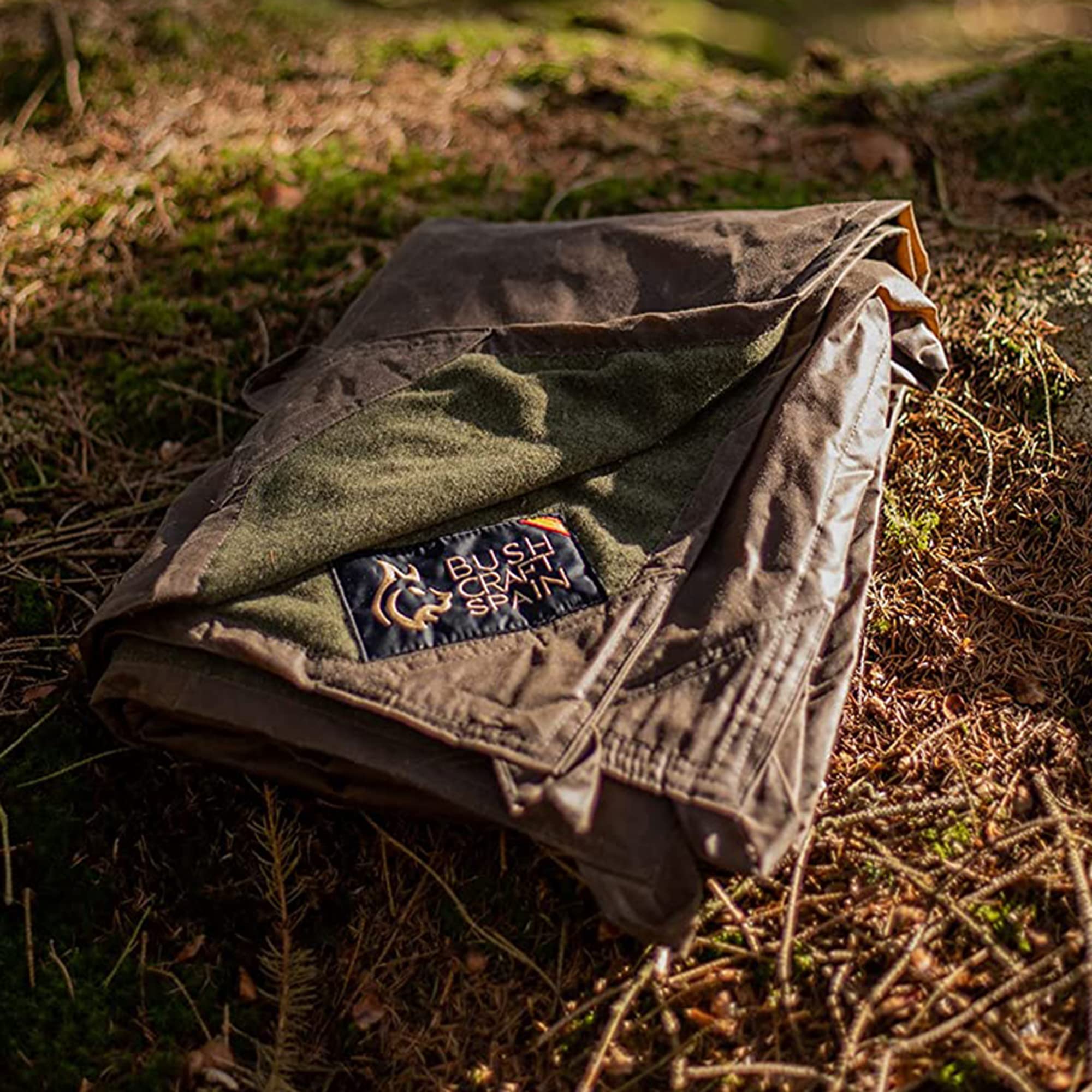 Bushcraft Spain Waterproof Oilskin Canvas Floor with Wool Lining 6’6’’ x 4’8’’- Ground Sheet with Wool Lining for Bushcraft and Camping- Oilskin Brown and Green Wool Lining-Made in Spain