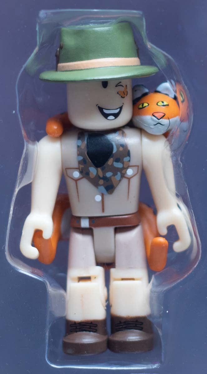 Roblox Classics Series 4 Twenty-One Piece Set 12 Exclusive Virtual Codes