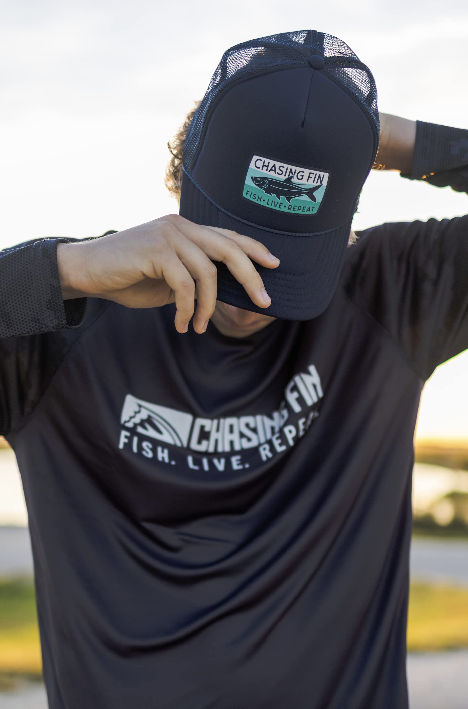 Chasing Fin Tarpon Fishing Trucker Hats for Men and Women, Snapback Foam & Mesh Baseball Cap. 5 Panel Adjustable Fishing Hat Navy