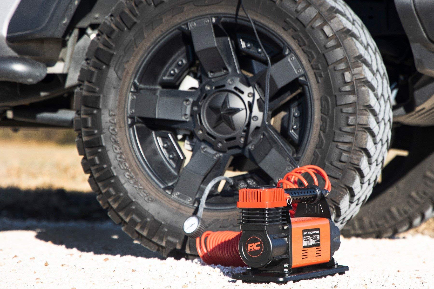 Rough Country Air Compressor w/Carrying Case | 12 Volt | 150PSI | 5.65 CFM - RS200