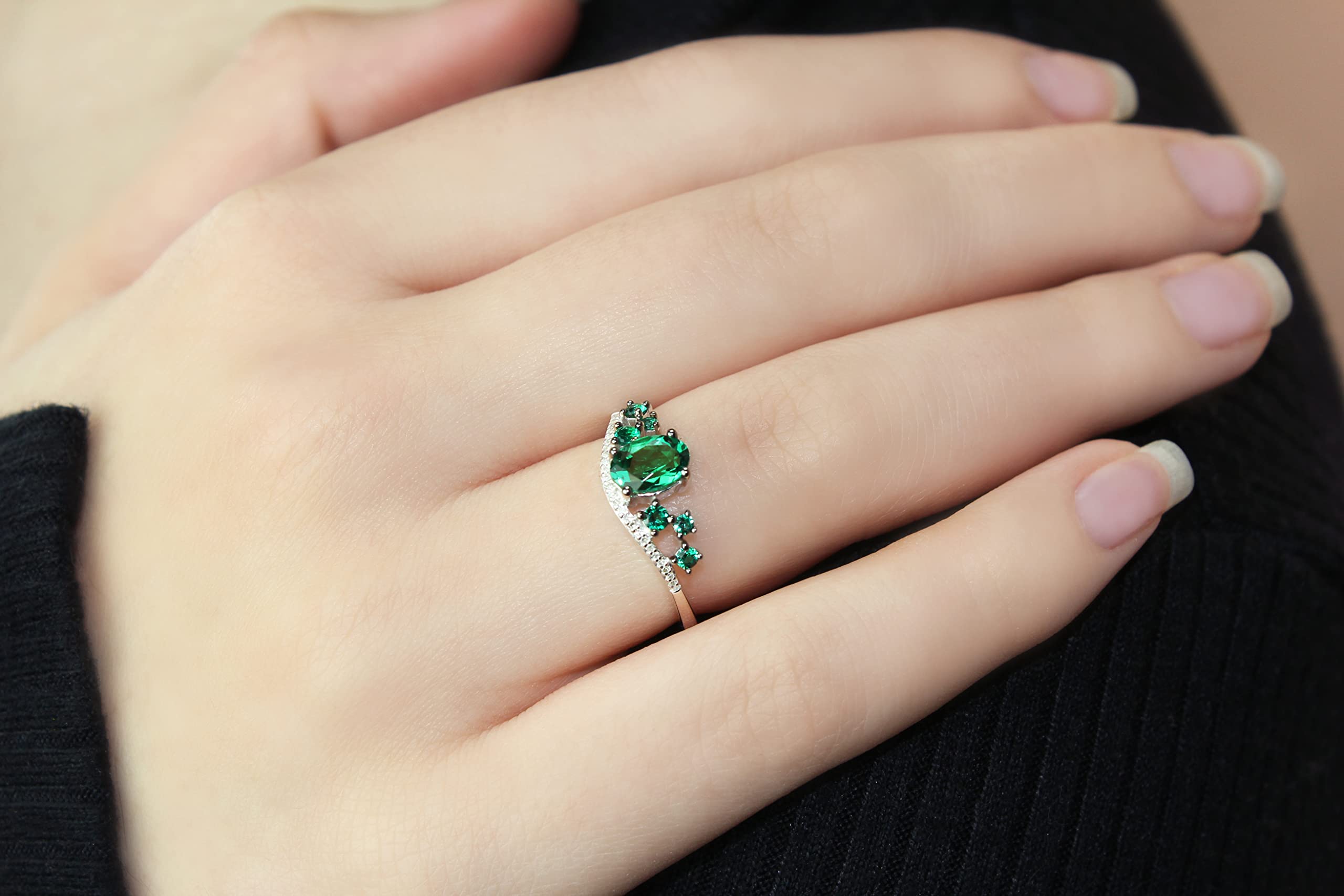Belantina Heartland By Beverley Mitchell .925 Sterling Silver 7x5mm Oval Cut Lab-Created Emerald & Diamond Accented Curved Statement Ring (H-I, I2-I3) - Size 7