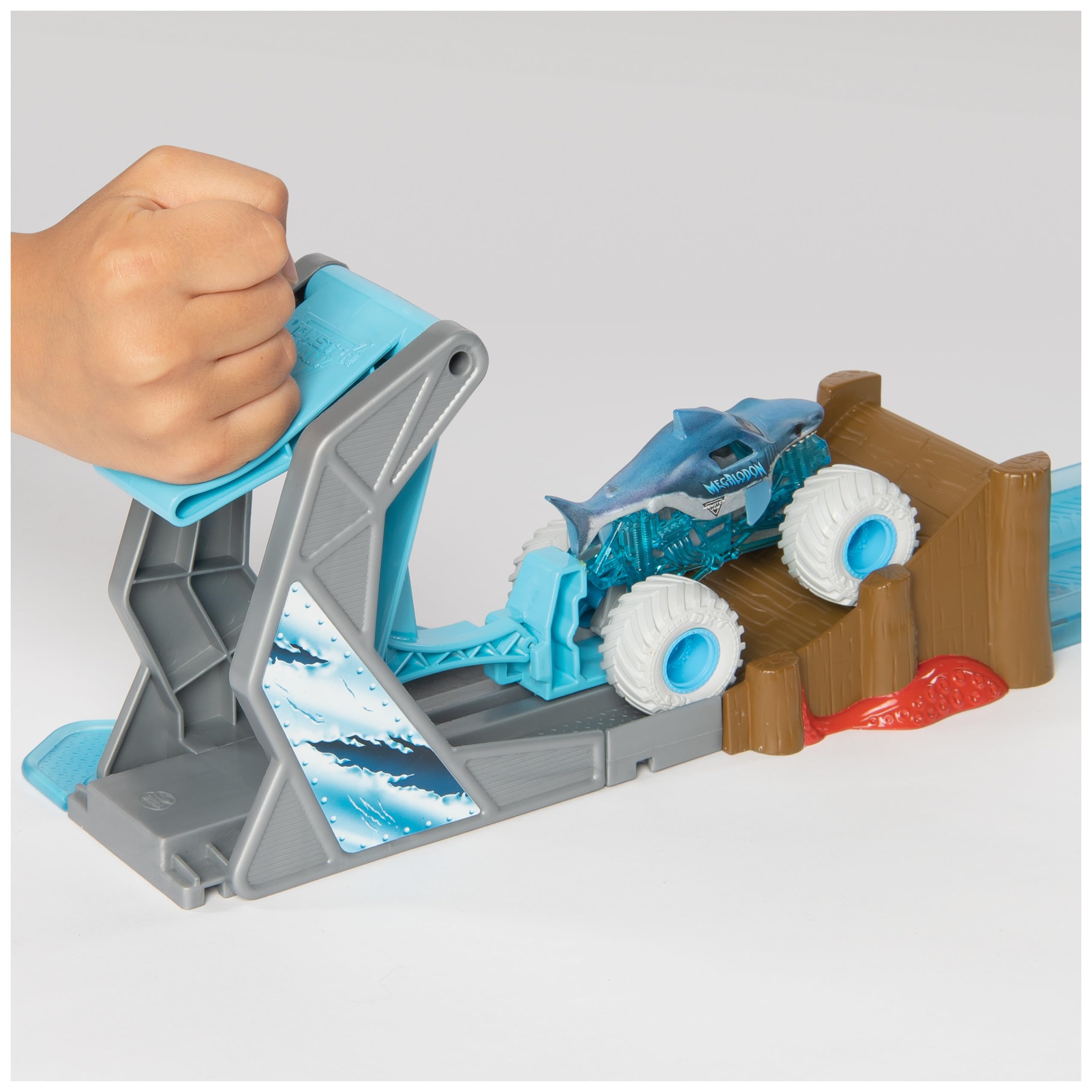 Monster Jam, Official Megalodon Mayhem Playset with Exclusive 1:64 Scale Megalodon Die-Cast Monster Truck