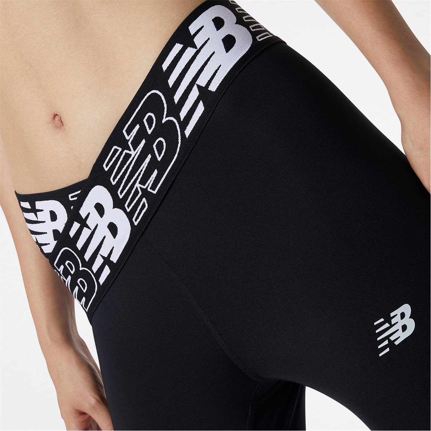 New Balance Women's Relentless Crossover High Rise 7/8 Tight, Black, Medium